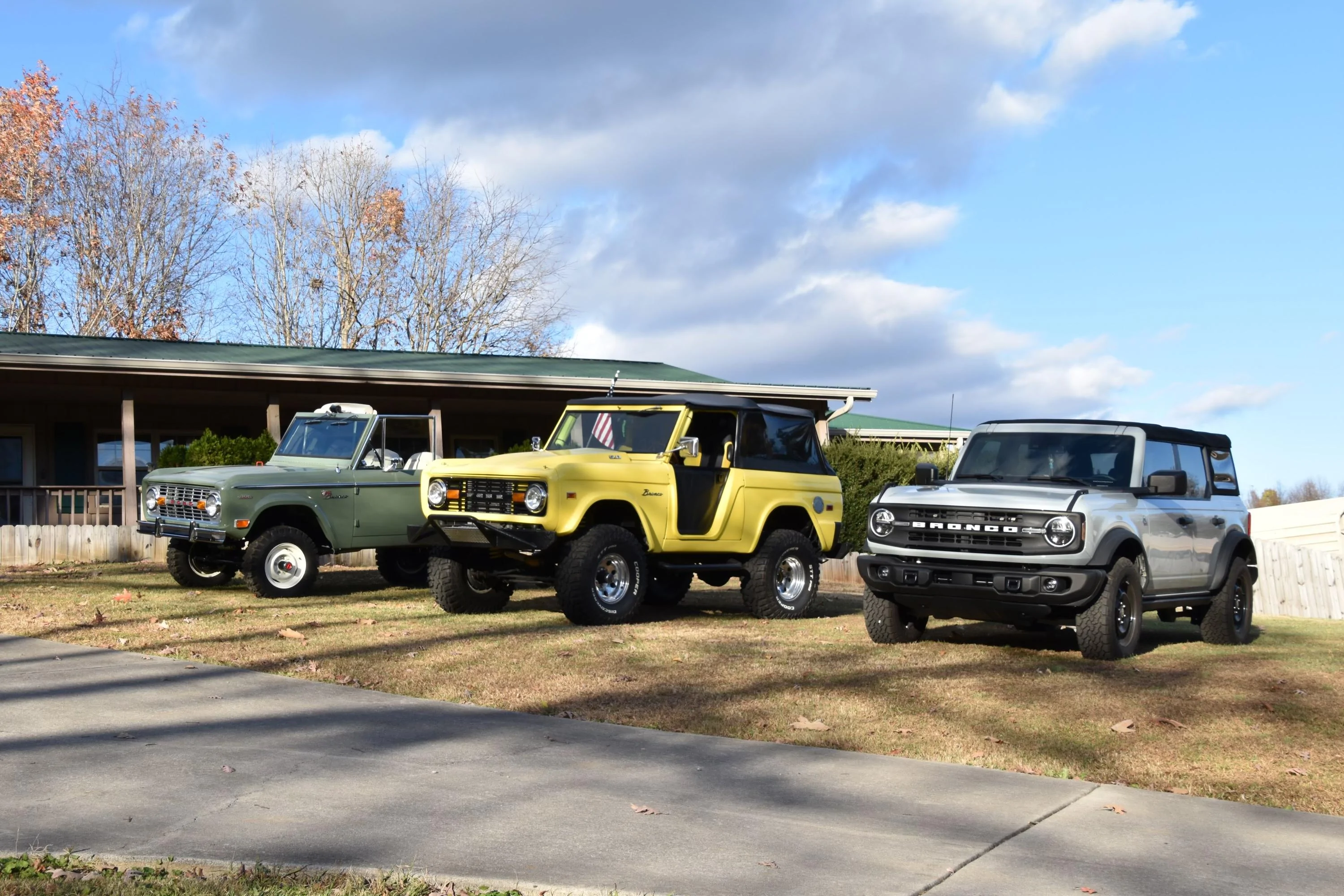 Old and New Photo Shoot | Bronco6G - 2021+ Ford Bronco & Bronco Raptor ...