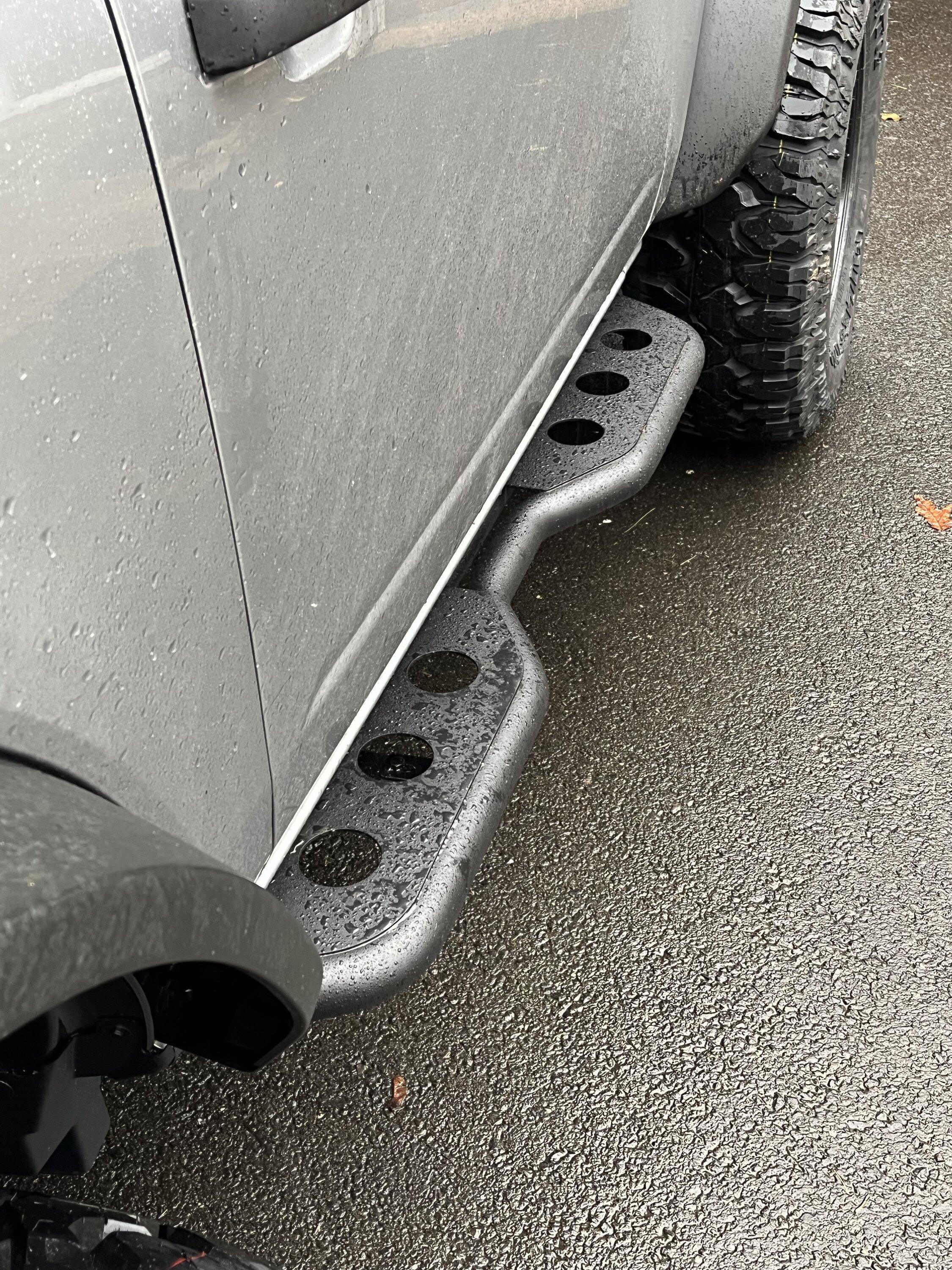 Havoc Barricade running boards and KC lights installed | Bronco6G ...