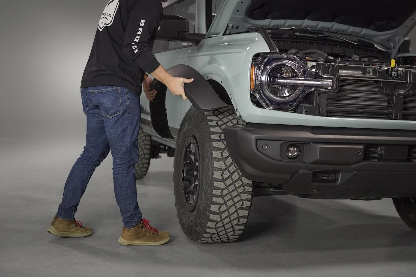 How the Bronco's Modular Platform Allows for Easy Customization and ...