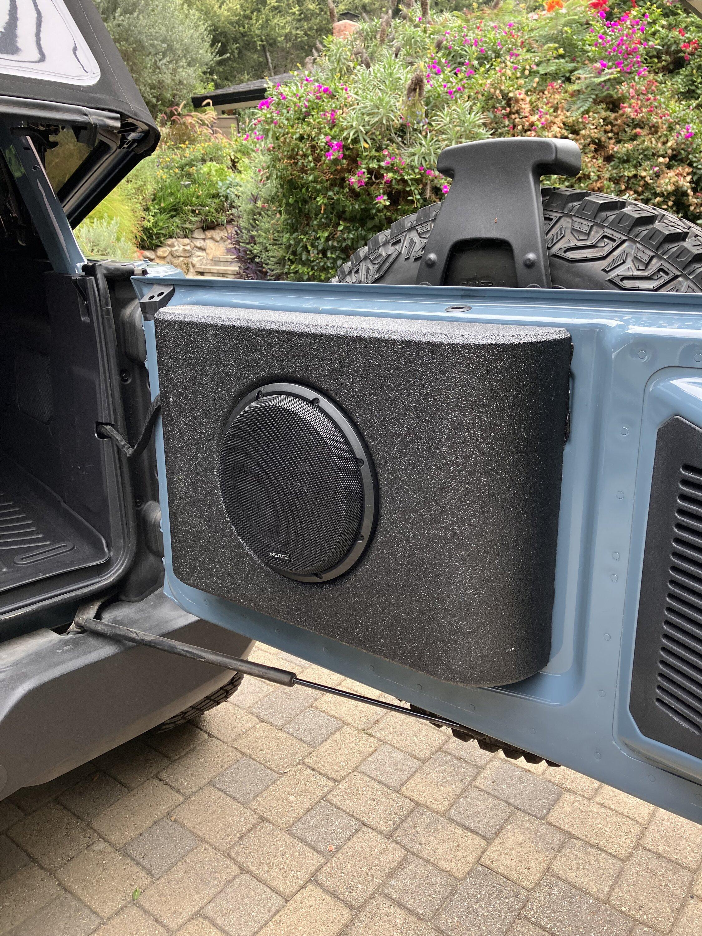 2022 Bronco Tailgate Subwoofer & Amplifier (Behind Cargo Area Panel ...