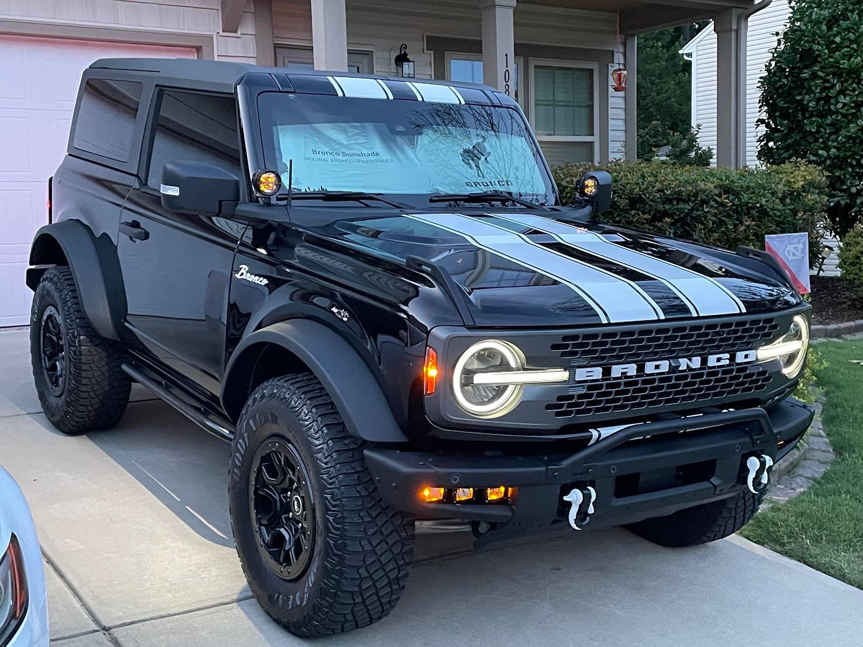 DV8 Offroad Factory Capable Front Bumper Bull Bar | Bronco6G - 2021 ...