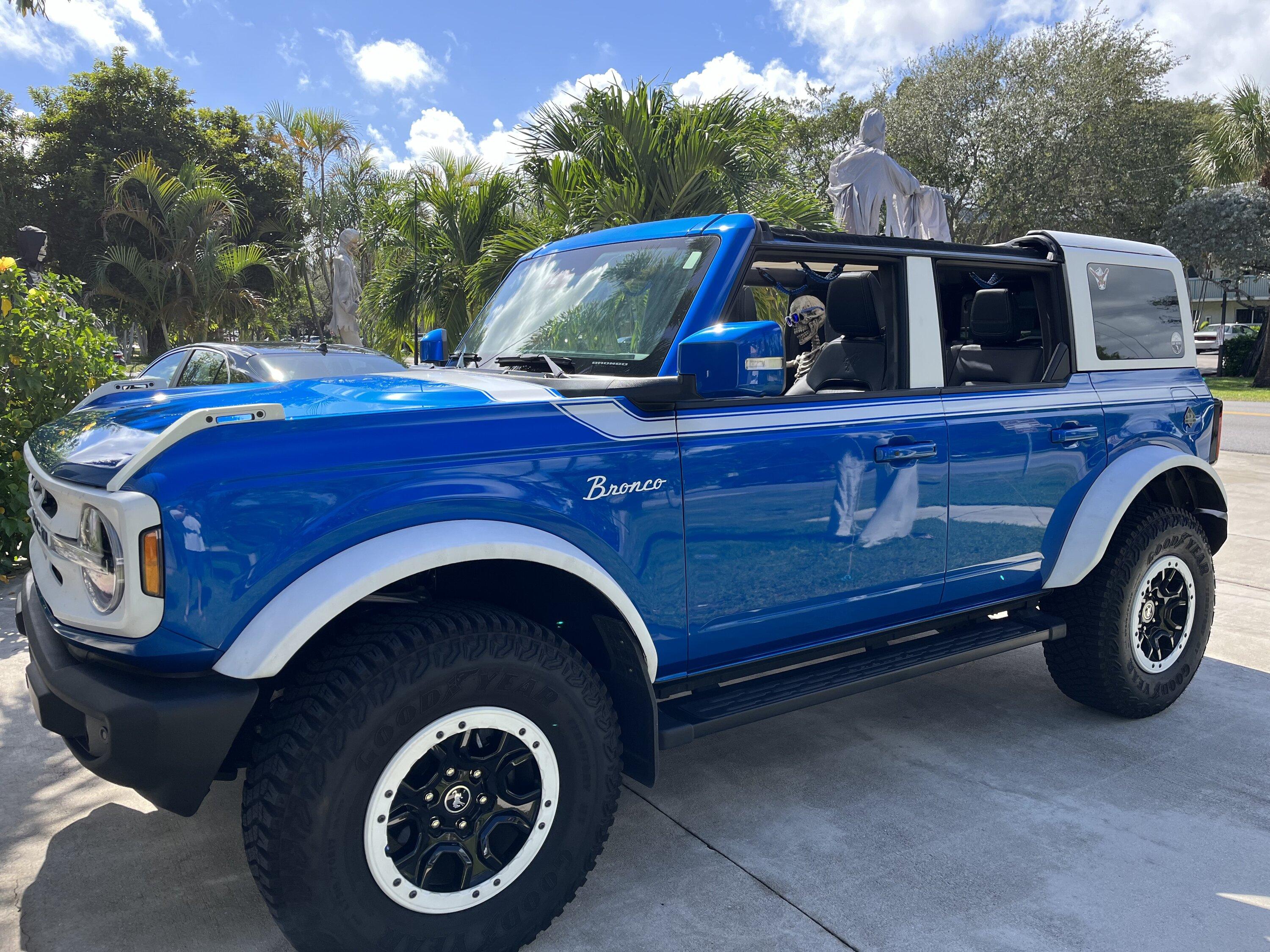 White SAS fender flare questions/options? | Bronco6G - 2021+ Ford ...