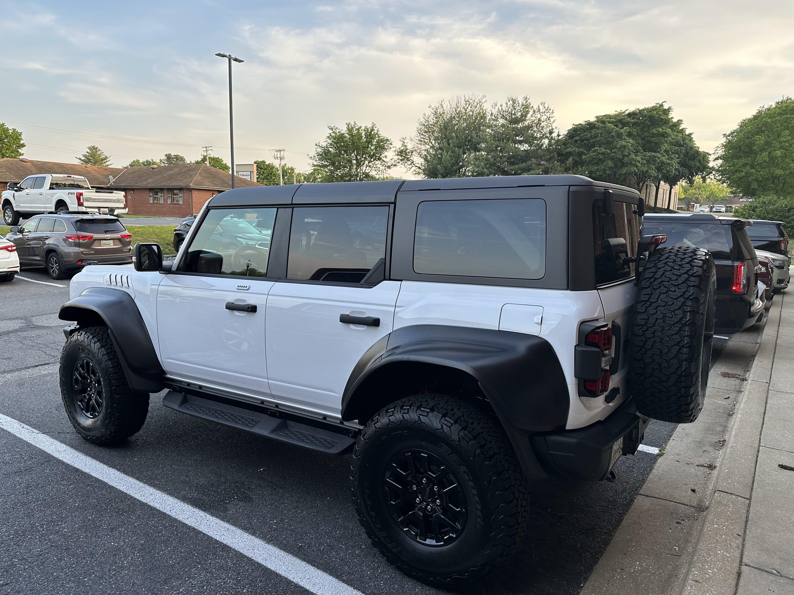 OXFORD WHITE Bronco RAPTOR Photos Thread | Page 2 | Bronco6G - 2021 ...