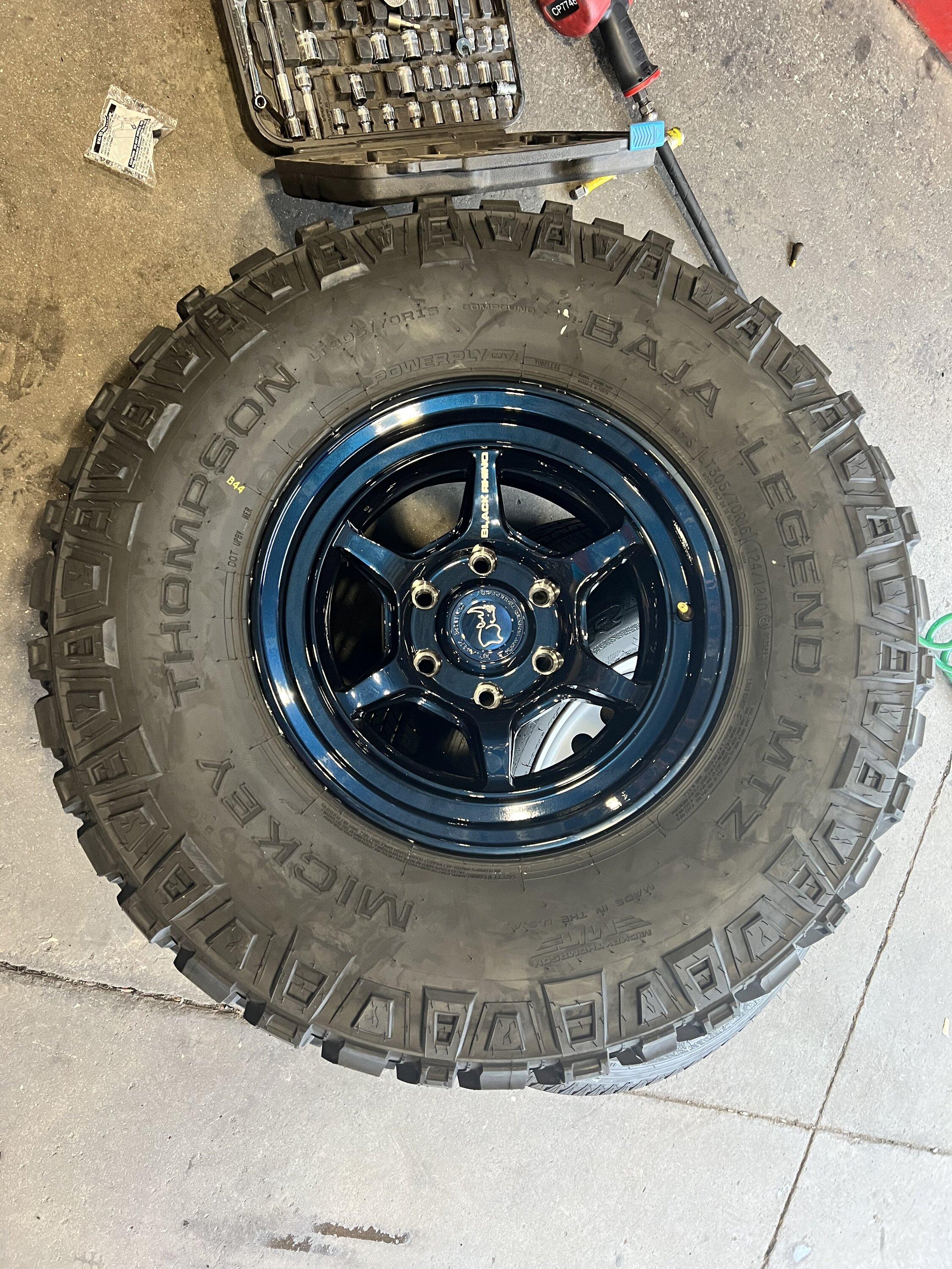 2023 Bronco Base on MT MTZ 305/70/16 & Black Rhinos Shogun | Bronco6G ...