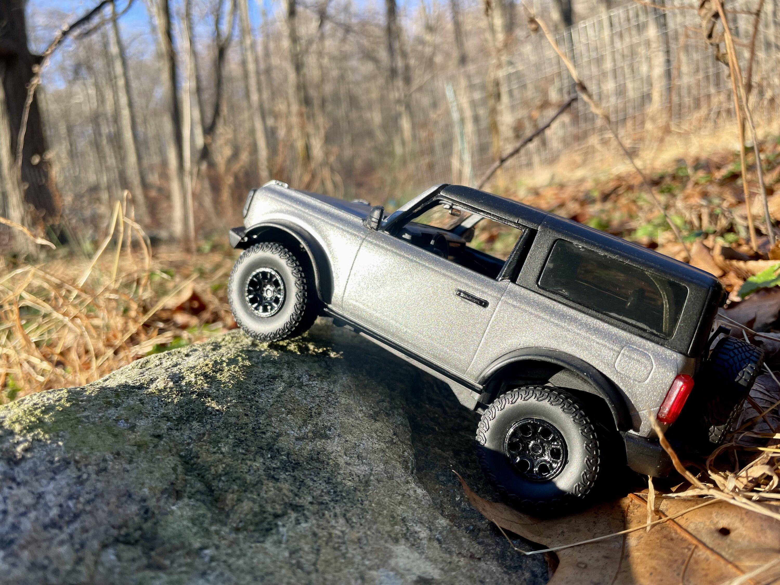 Bronco First Edition 2-Door 1/25 Scale Model Kit from AMT | Page 3 ...
