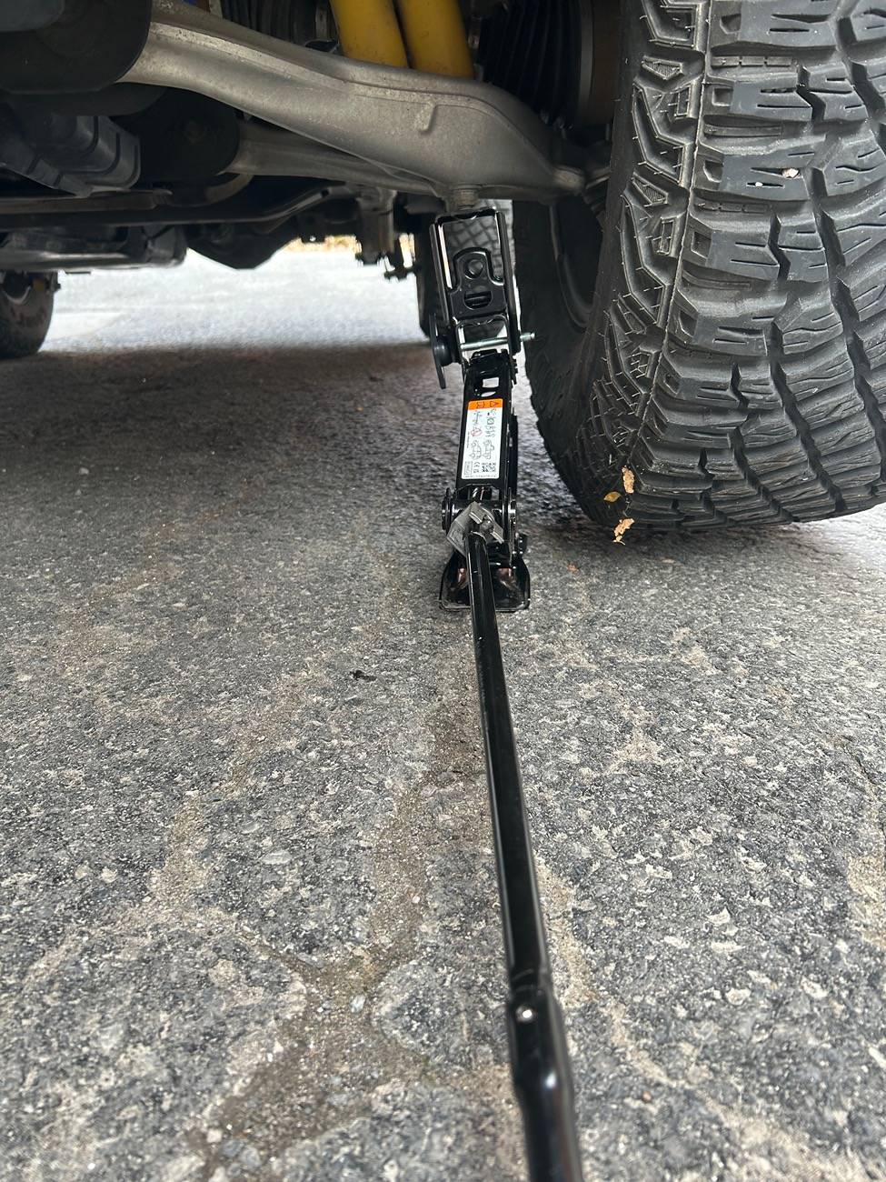 Is it just me or is the factory jack garbage? | Bronco6G - 2021+ Ford ...