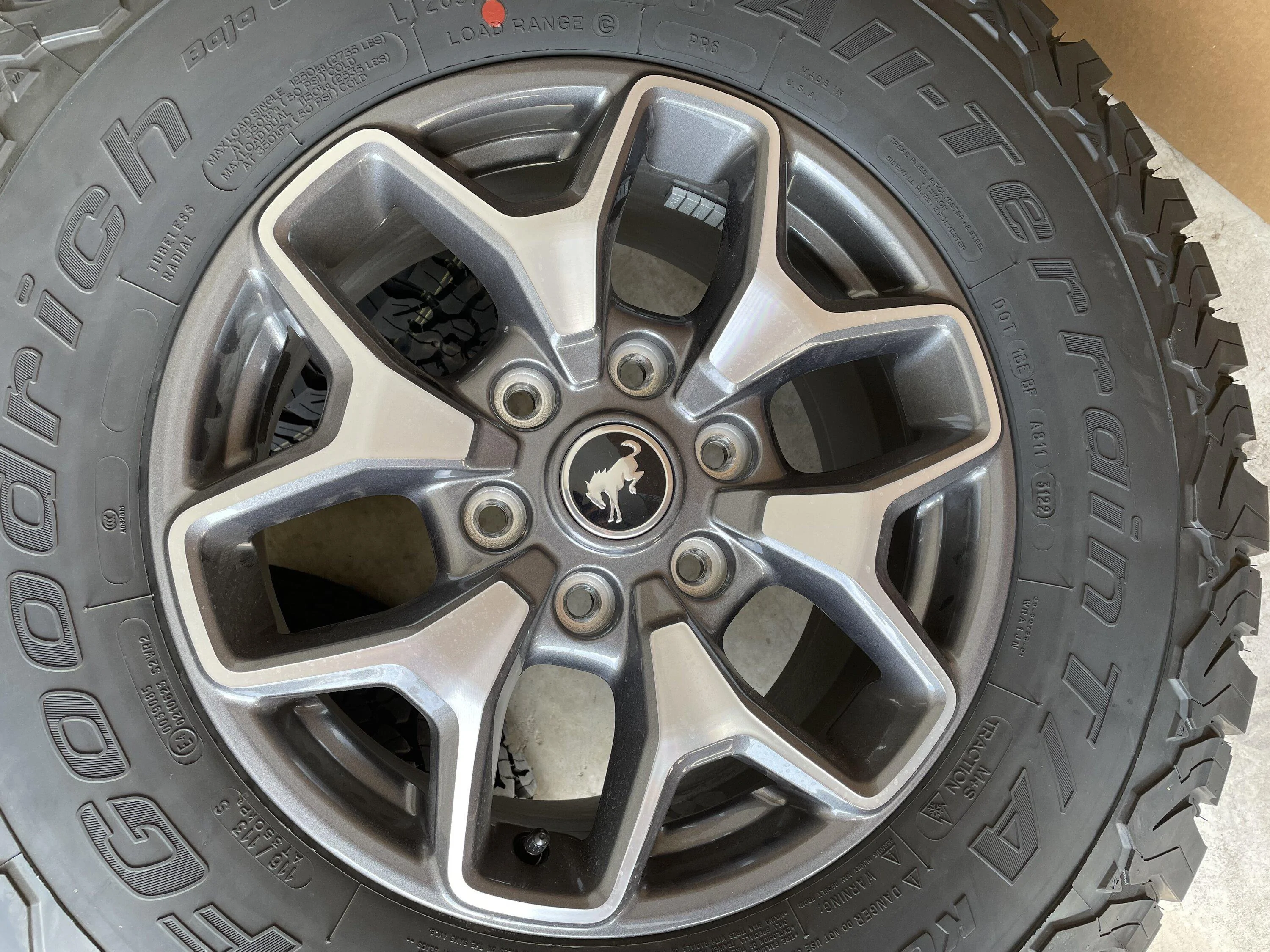 Texas - (5) Bronco Badlands LT285 70 R17 BFGoodrich K02 with TPMS ...