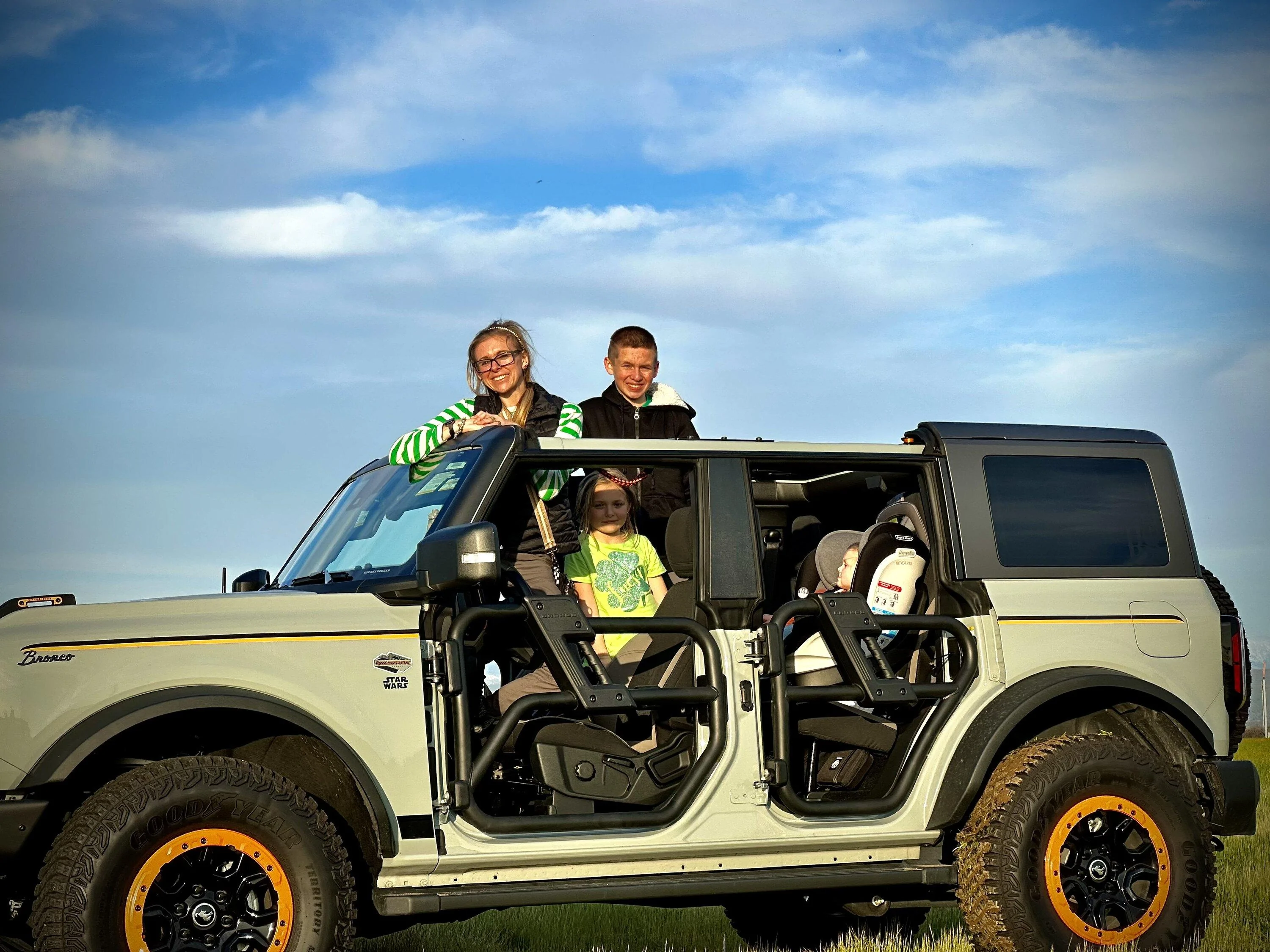 What color matches Wildtrak interior better - Cactus Gray or Velocity ...