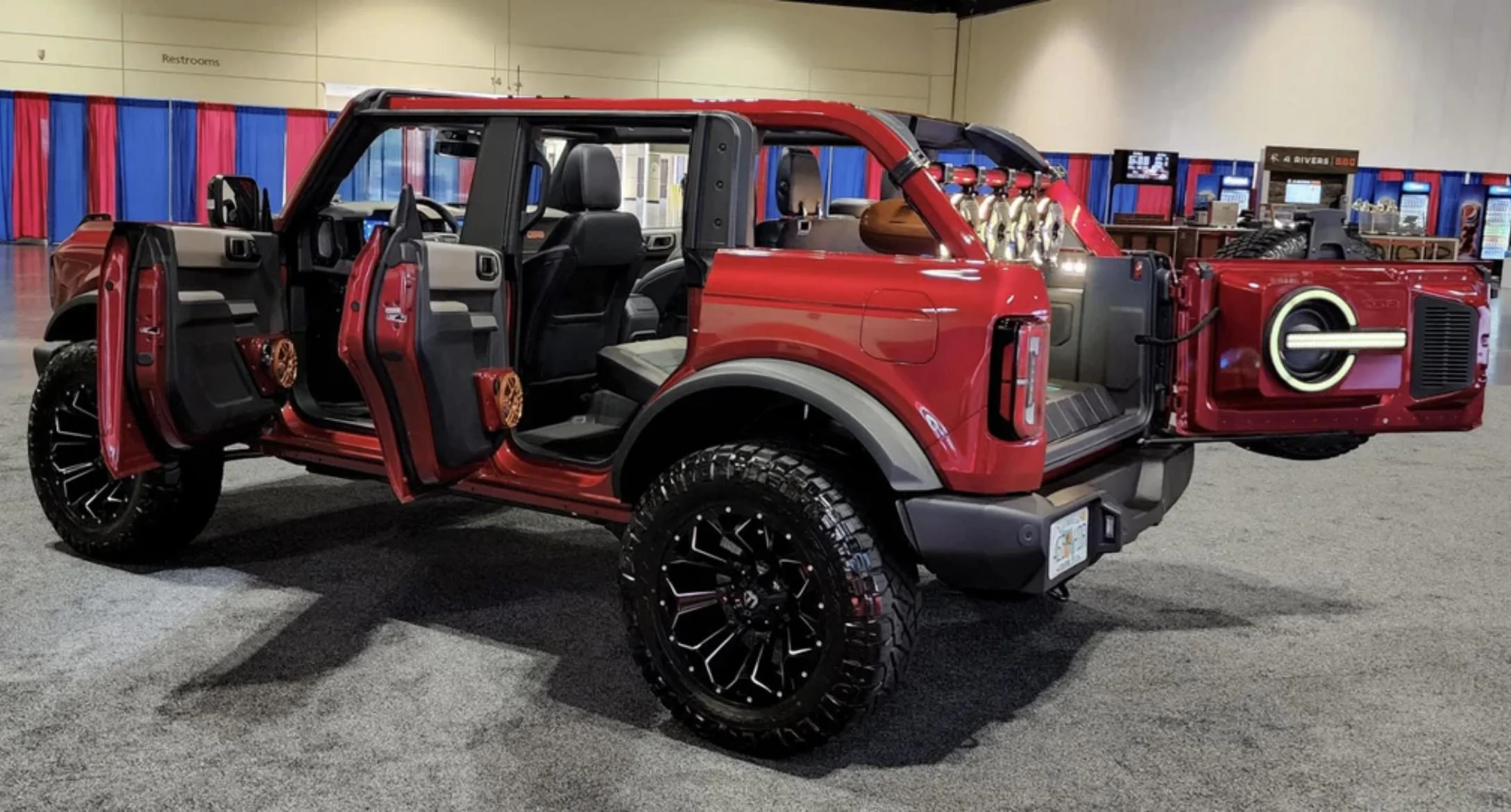 New DS18 RGB LED Tailgate Sub Enclosure | Bronco6G - 2021+ Ford Bronco ...