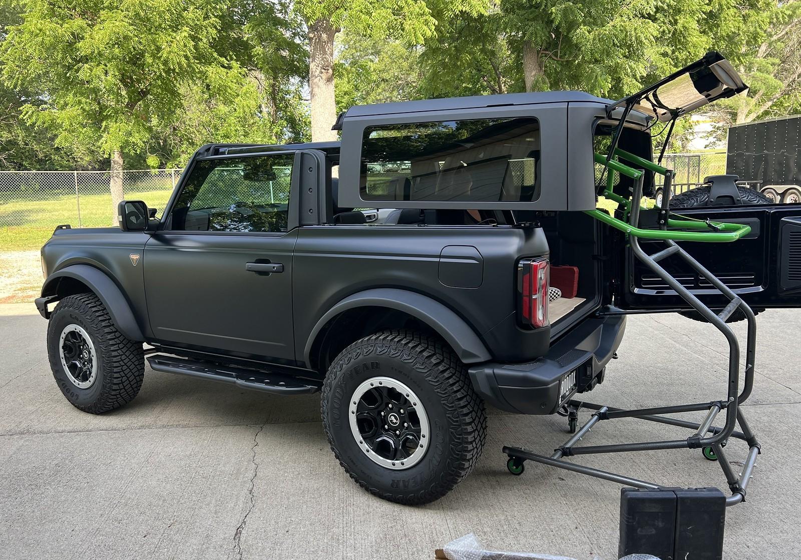 BROOX's 2DR Shadow Black Squatchy Boy | Bronco6G - 2021+ Ford Bronco ...