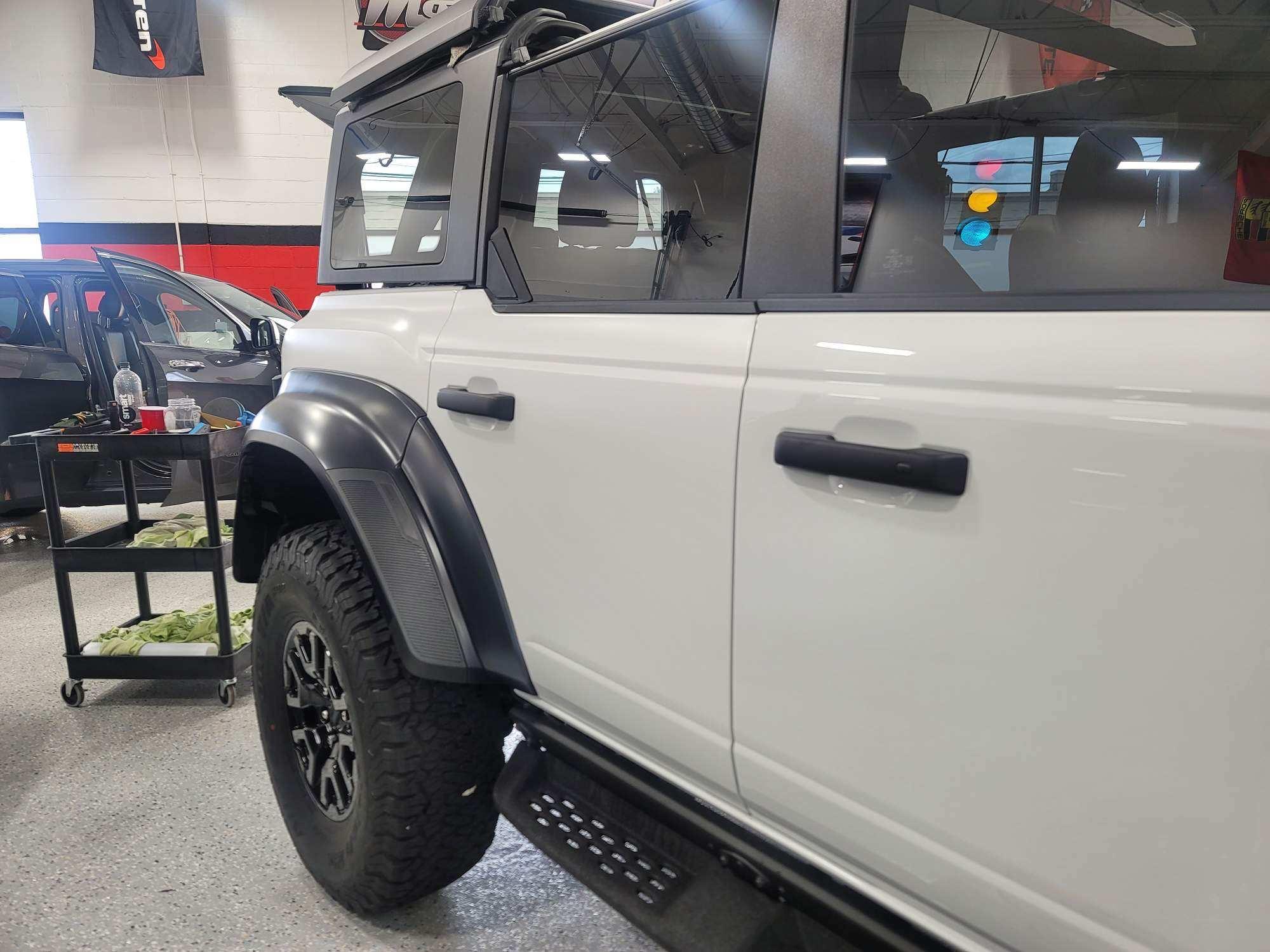 OXFORD WHITE Bronco RAPTOR Photos Thread | Page 2 | Bronco6G - 2021 ...