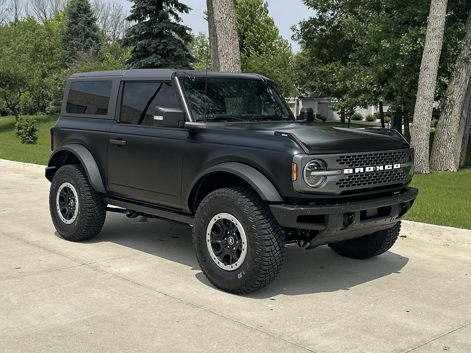 BROOX's 2DR Shadow Black Squatchy Boy | Bronco6G - 2021+ Ford Bronco ...