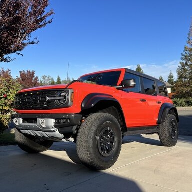 🌶 My Bronco Raptor (Hot Pepper Red) arrived at dealer today (9/3 ...