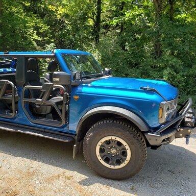 Who Makes a Good Offroad Flag and Pole for Wheeling? | Bronco6G - 2021 ...