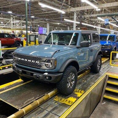 Base Bronco with off-white powder coat steelies and 33s | Bronco6G ...