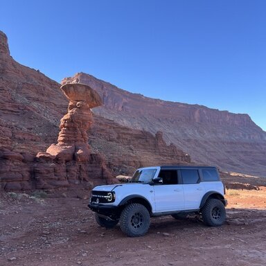 California - Complete set of BFG Mud Terrain KM3 35's and Method 705 ...