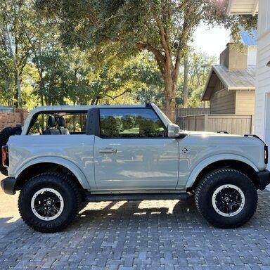 Outer Banks now has color match fenders with Sasquatch Package? | Bronco6G - 2021+ Ford Bronco ...