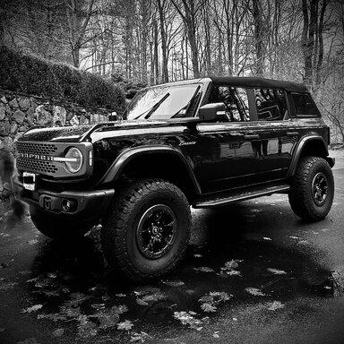 Heritage grill with vintage FORD installed | Bronco6G - 2021+ Ford ...