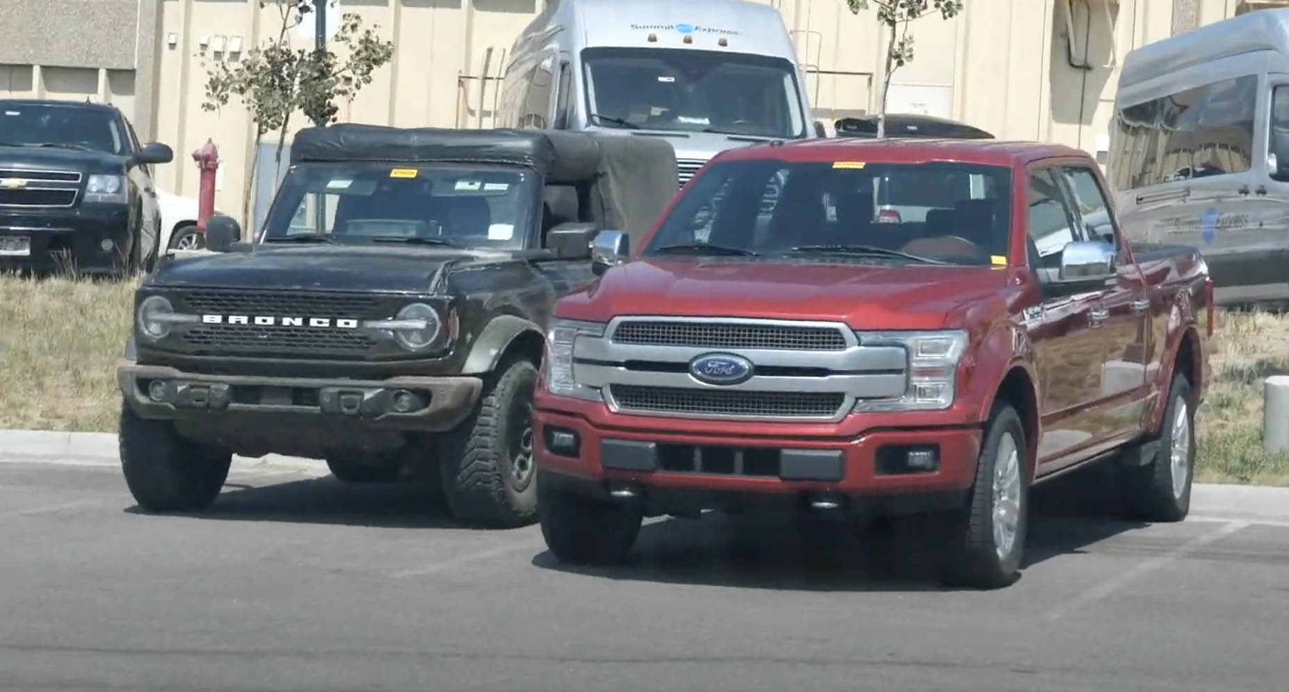 2 Door Bronco Sasquatch vs F-150 size comparison side-by-side look ...