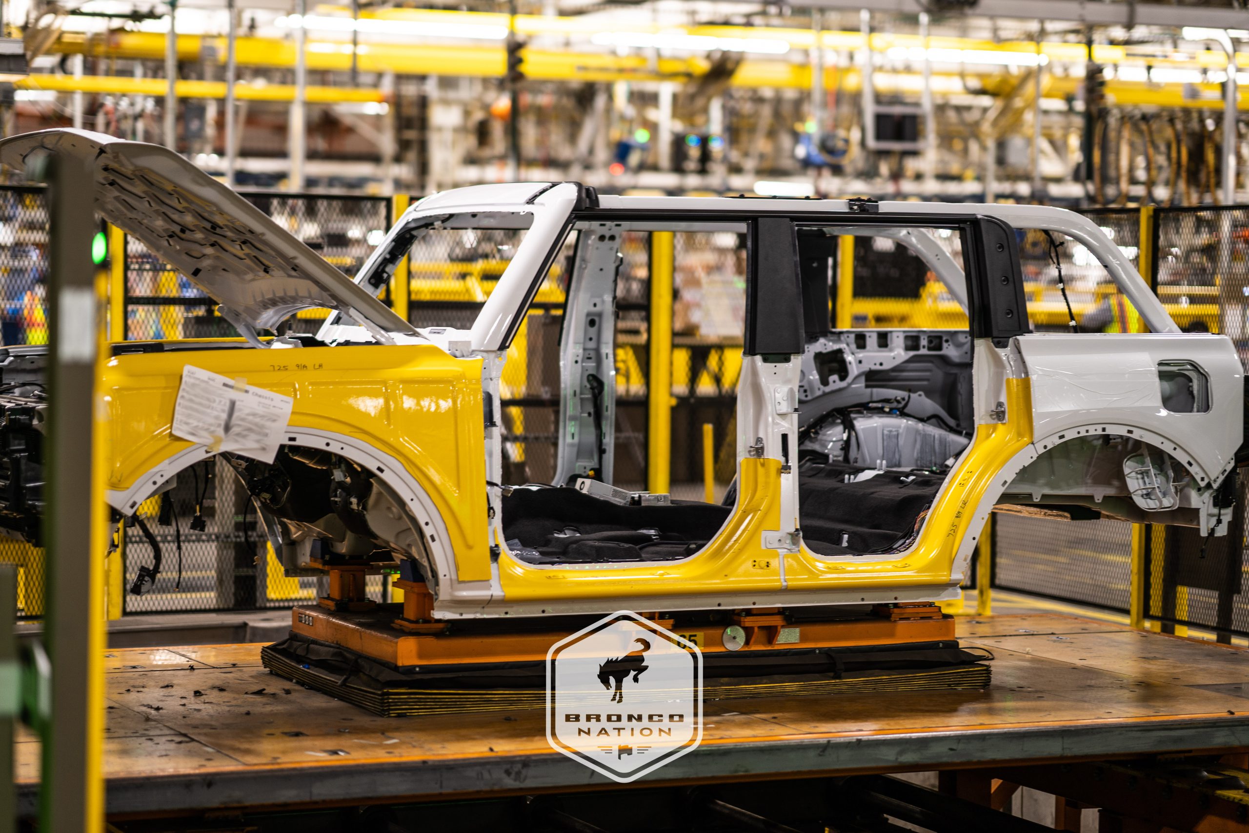 Photos of pre-production Broncos on the assembly line. | Bronco6G ...