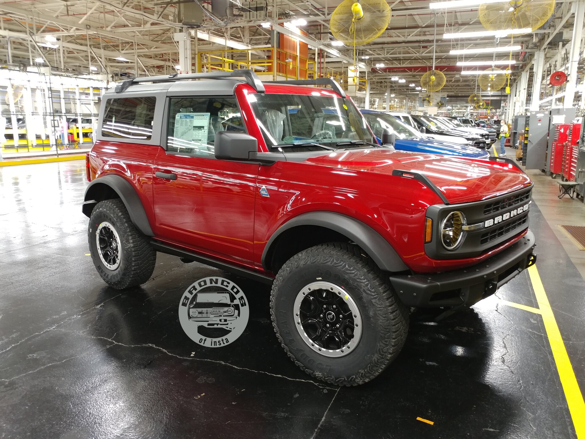 Sasquatch 2 Door Bronco Black Diamond in Rapid Red | Bronco6G - 2021 ...