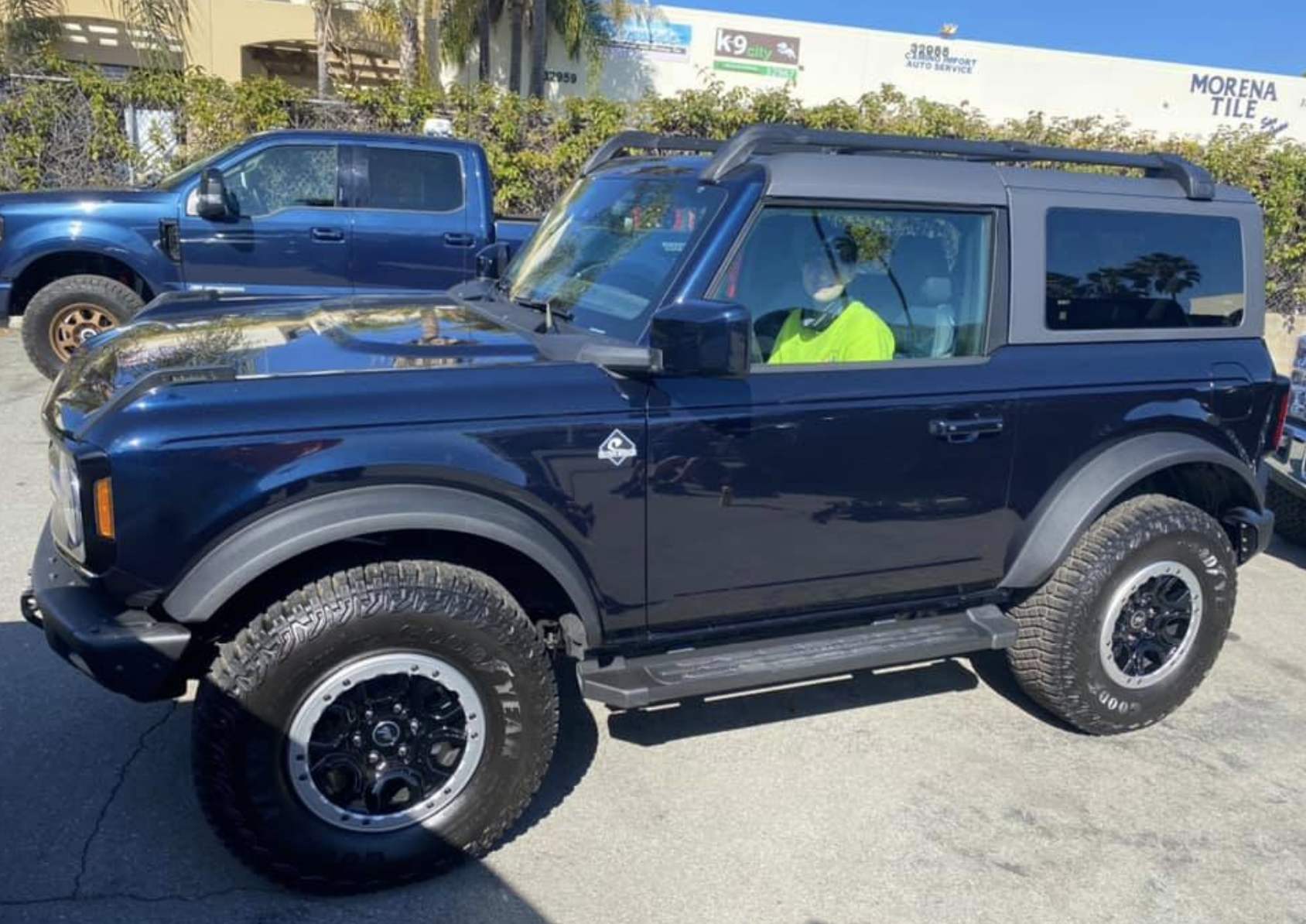 Antimatter Blue Bronco 2-Door Outer Banks Pics | Bronco6G - 2021+ Ford ...