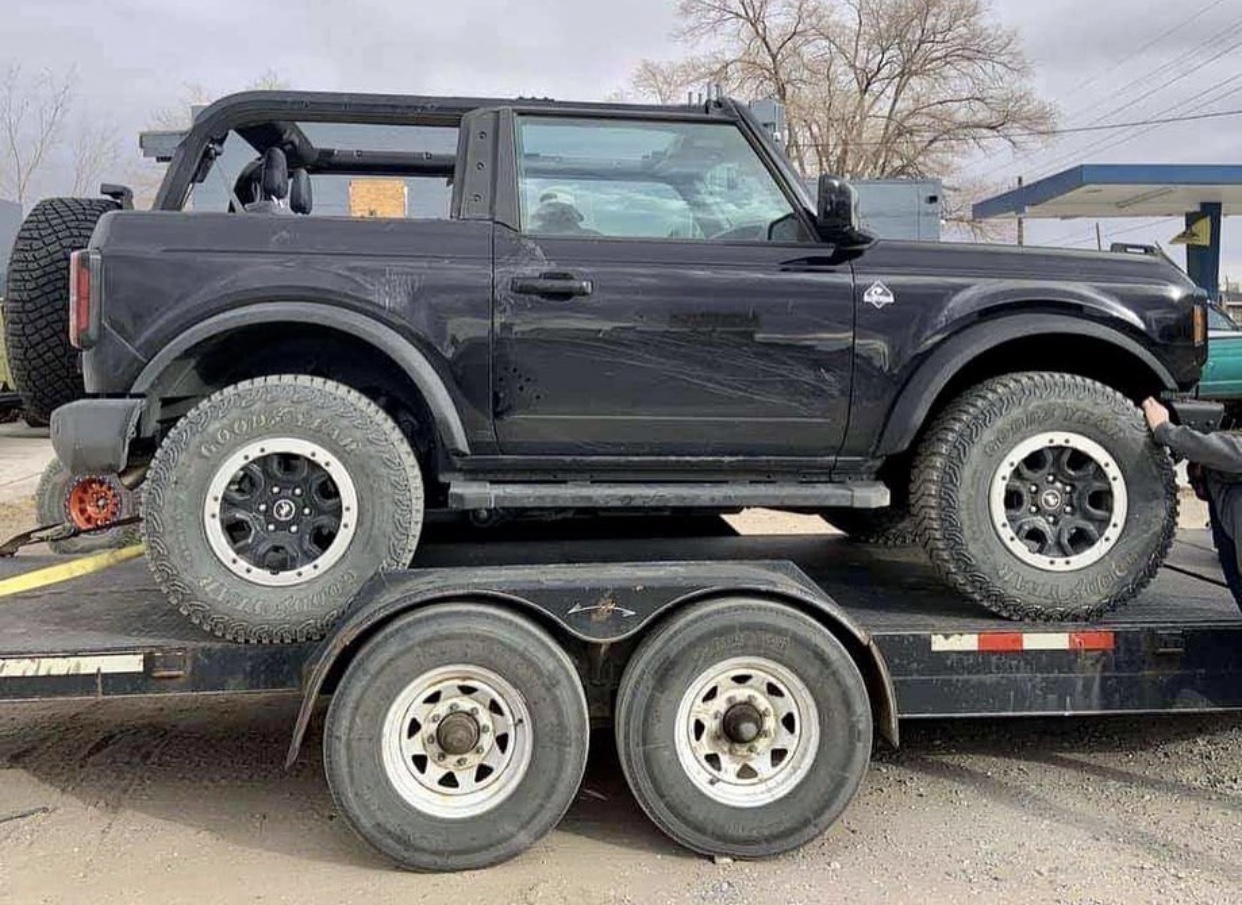 2 door Shadow Black Outer Banks Sasquatch Bronco Pics | Bronco6G - 2021 ...
