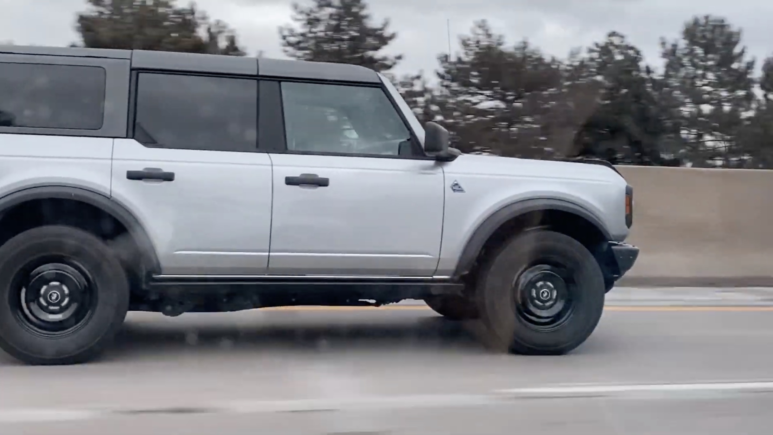 Freeway Video: Bronco Black Diamond 4 Door Iconic Silver | Bronco6G ...