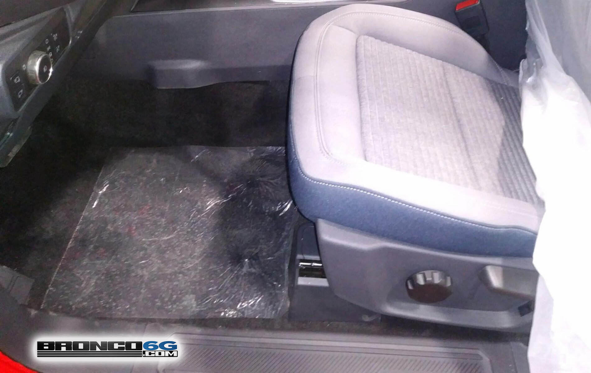 📷 Factory: Navy / Gray Cloth Seats + Antimatter Blue Base Sasquatch 4 ...