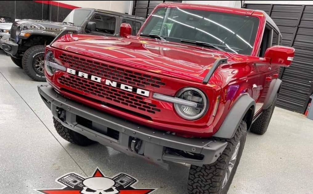 First Body Color Painted Grill I've Seen (Rapid Red Bronco) | Bronco6G ...