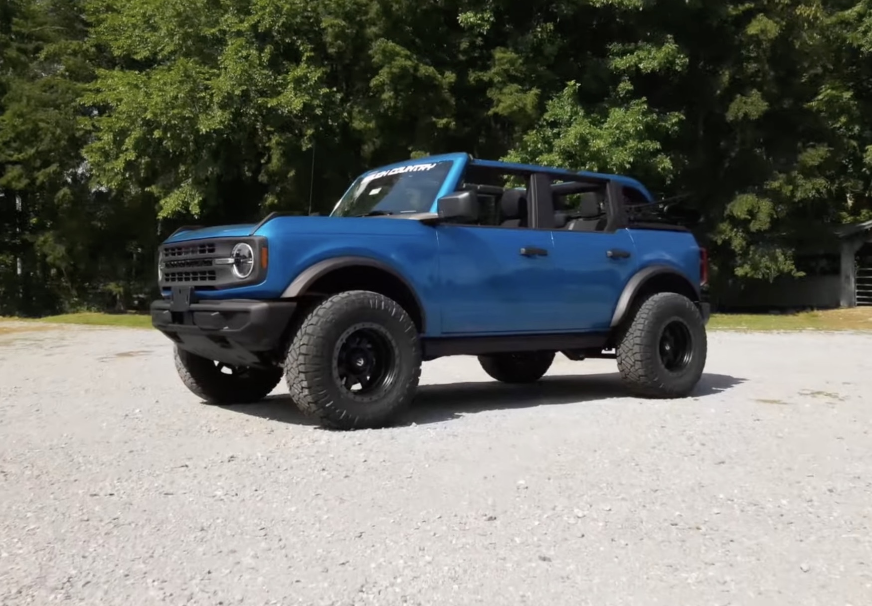 Rough Country 2” lift on 4 door Base Bronco, with 35s on 18” Fuel ...