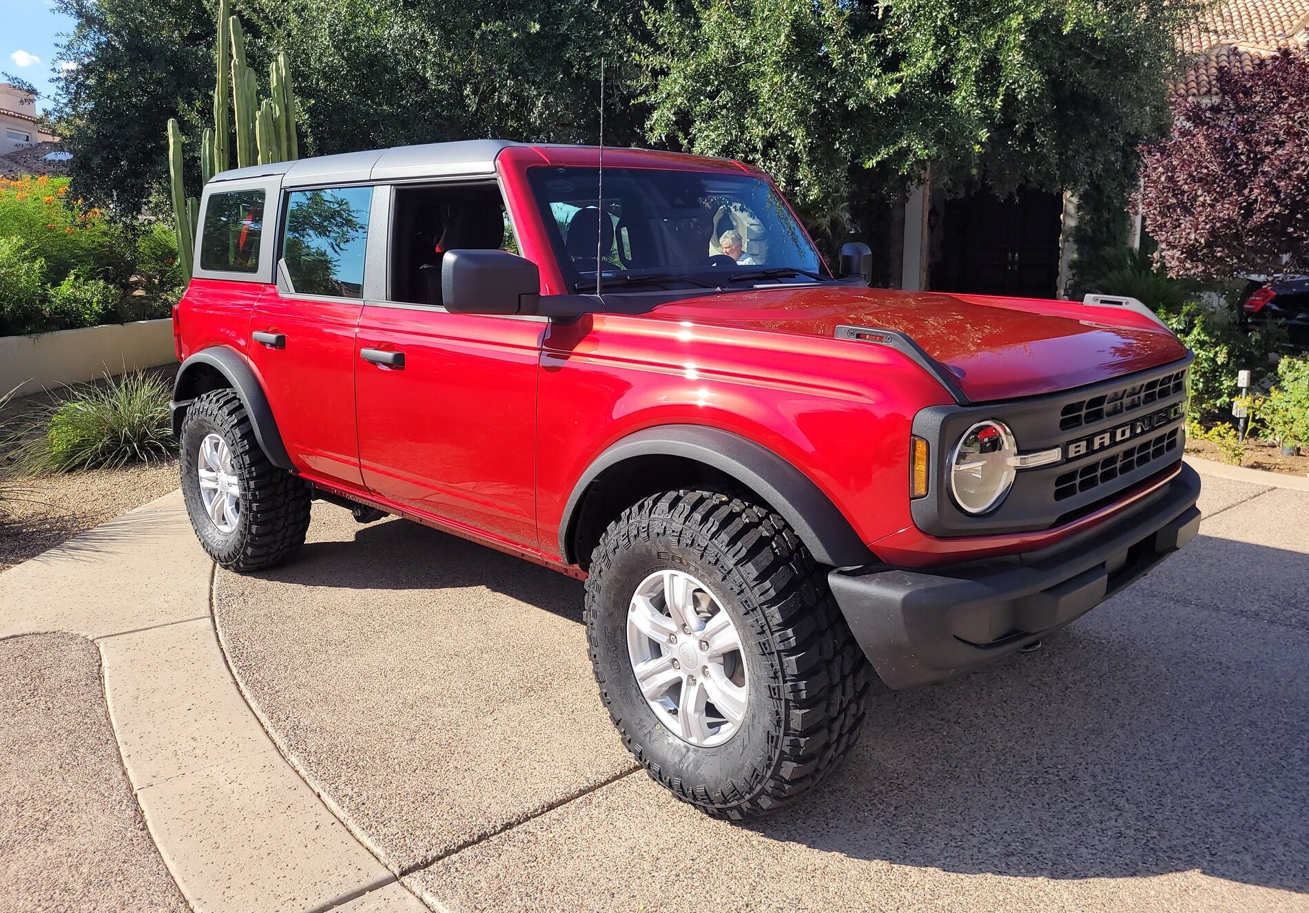 Base Bronco Fitted With 315 Size Tires & Ford Ranger Wheels (No Lift ...