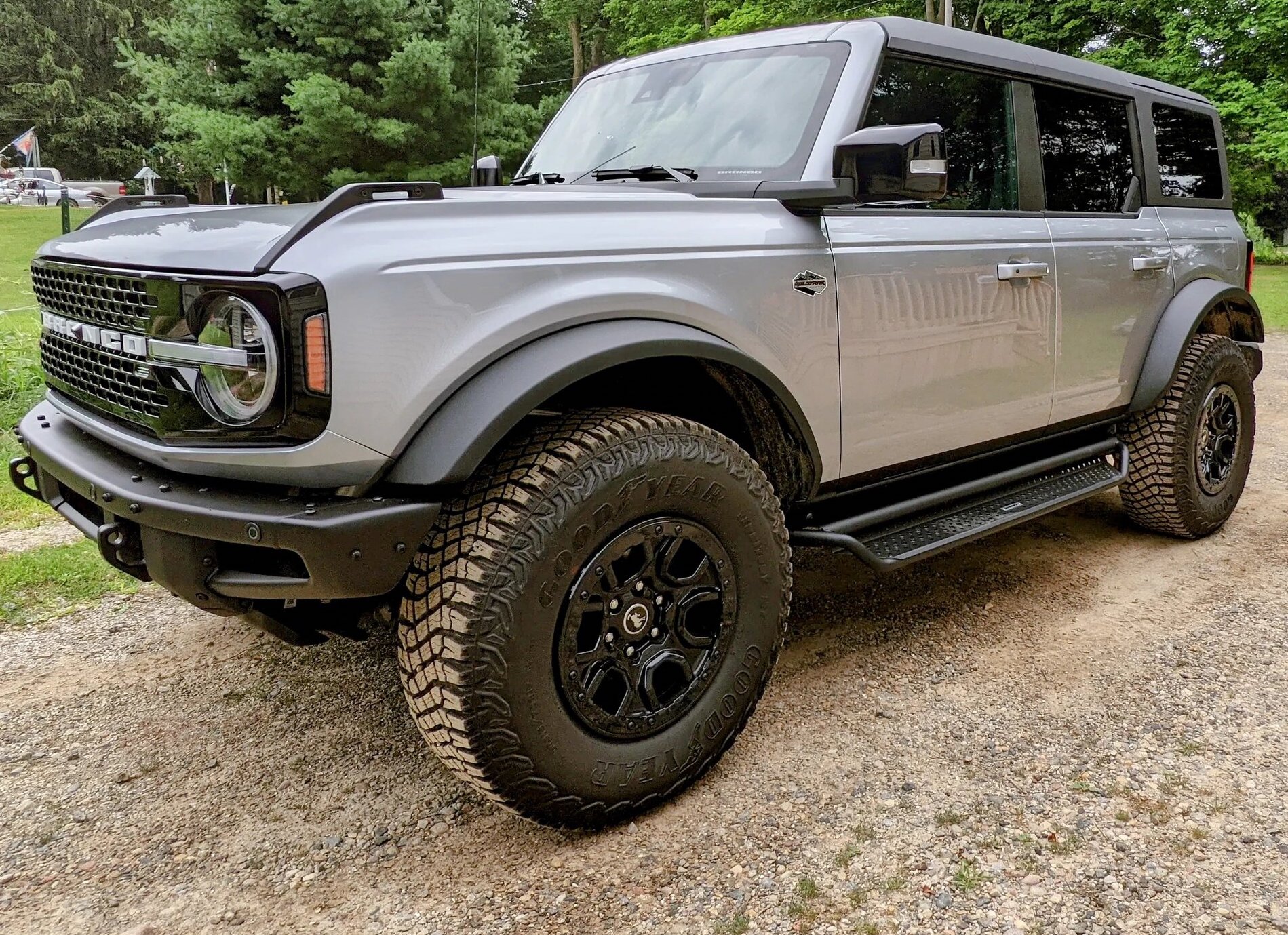 Go Rhino Dominator Extreme D1 Sidesteps Installed on 4-Door Wildtrak ...