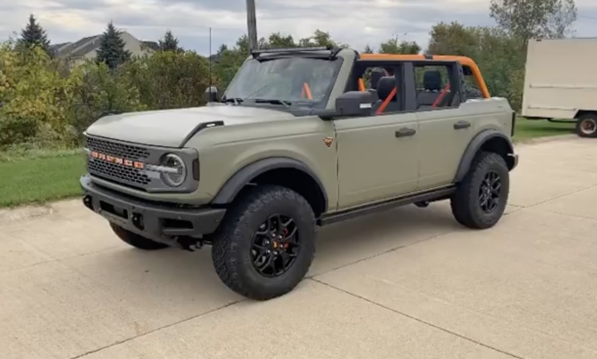 Combat Green Textured Wrap Bronco | Bronco6G - 2021+ Ford Bronco ...
