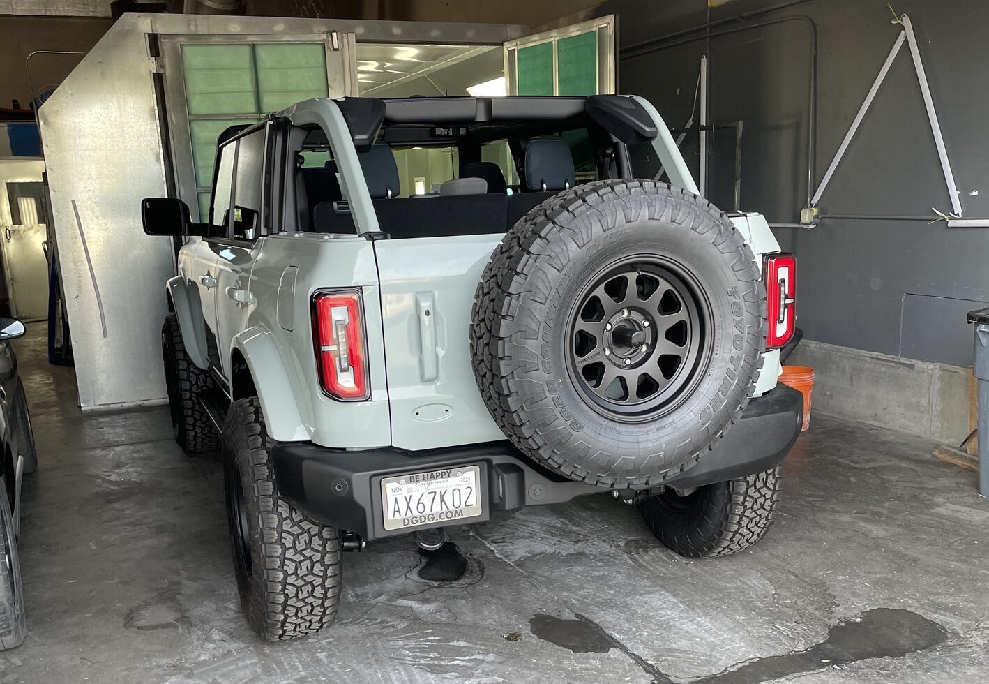 Custom color painted my Bronco and added lift plus new shoes - Toyos ...