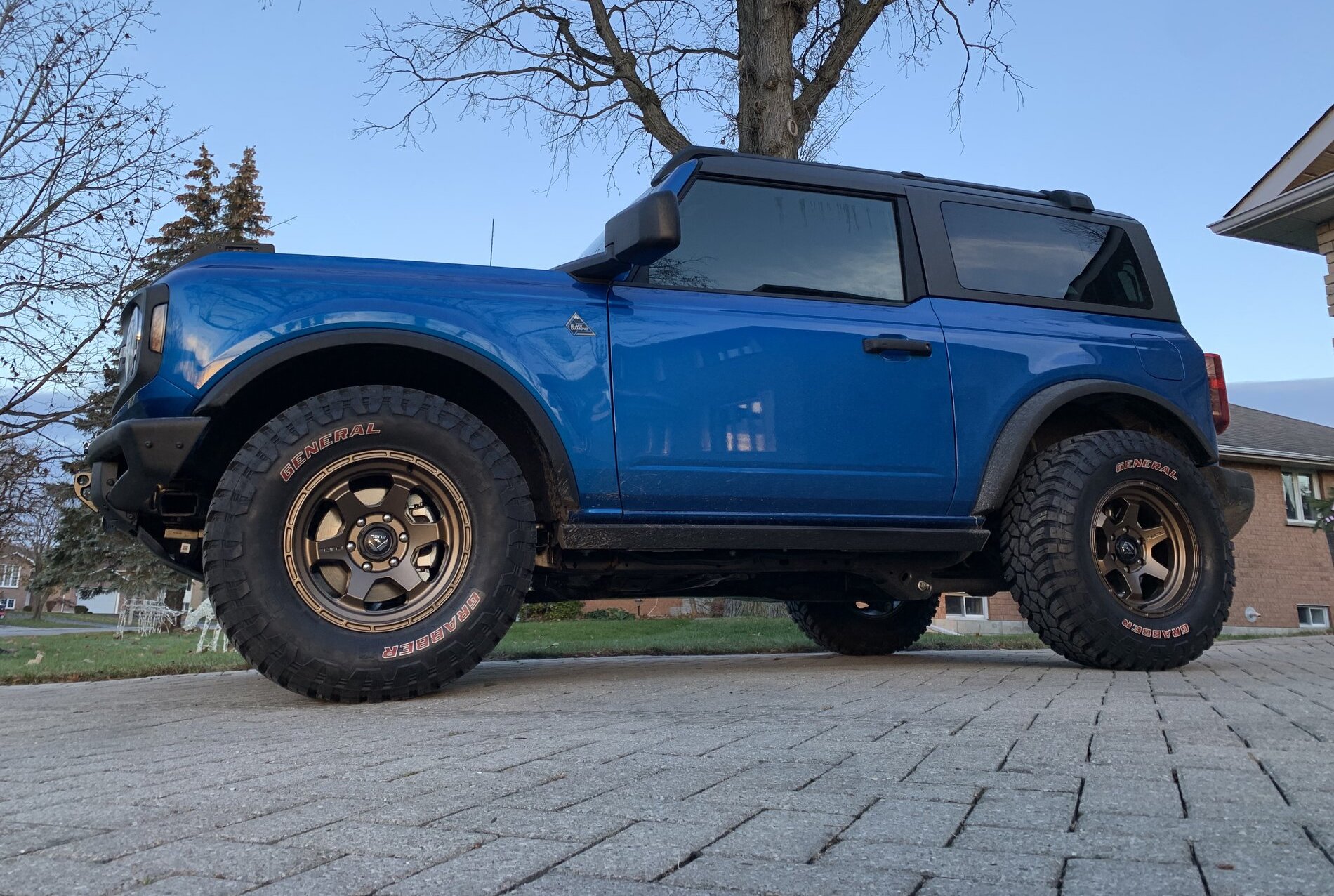Black Diamond on 33’s and 17X9 Bronze Fuel Shok +1 offset | Bronco6G ...