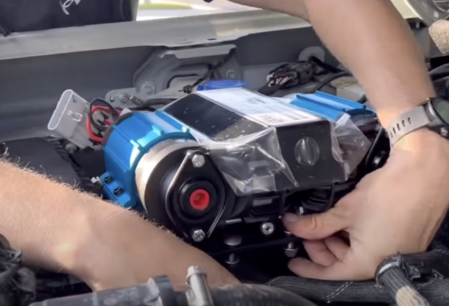 DIY - ARB Twin Compressor Install using KR Off-Road Engine Bay Mount ...