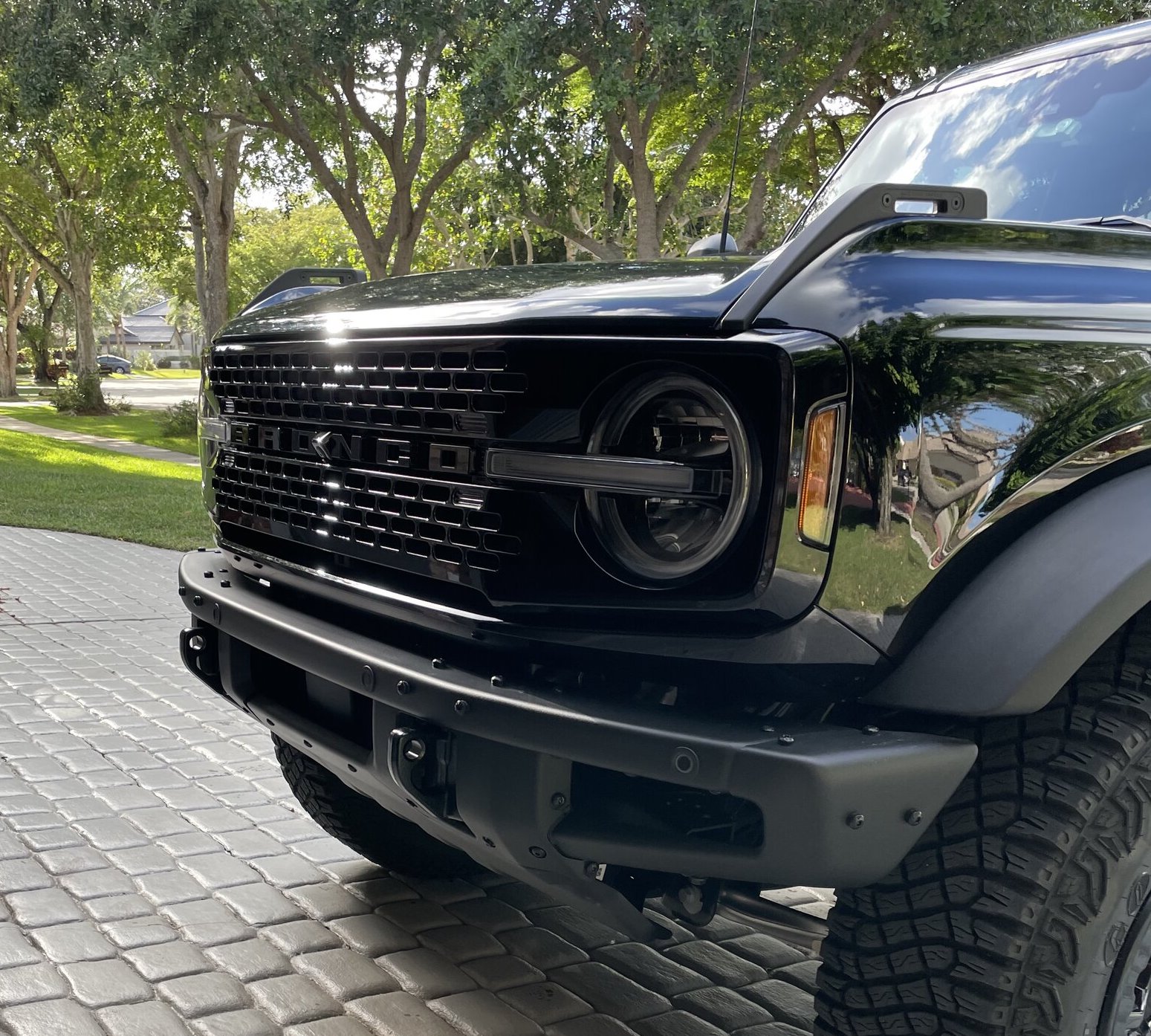 Badlands Grill and Camera housing painted shadow black | Bronco6G ...
