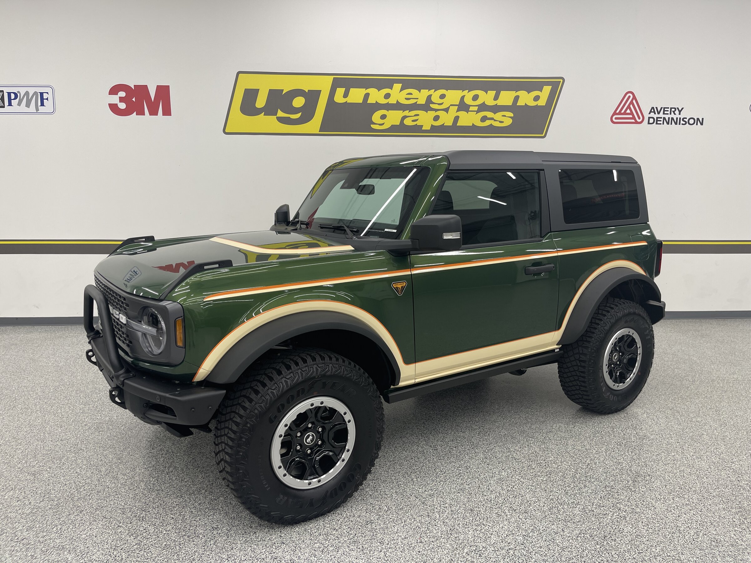 Bronco Eddie retro vinyl wrap kit: photos and info | Bronco6G - 2021 ...
