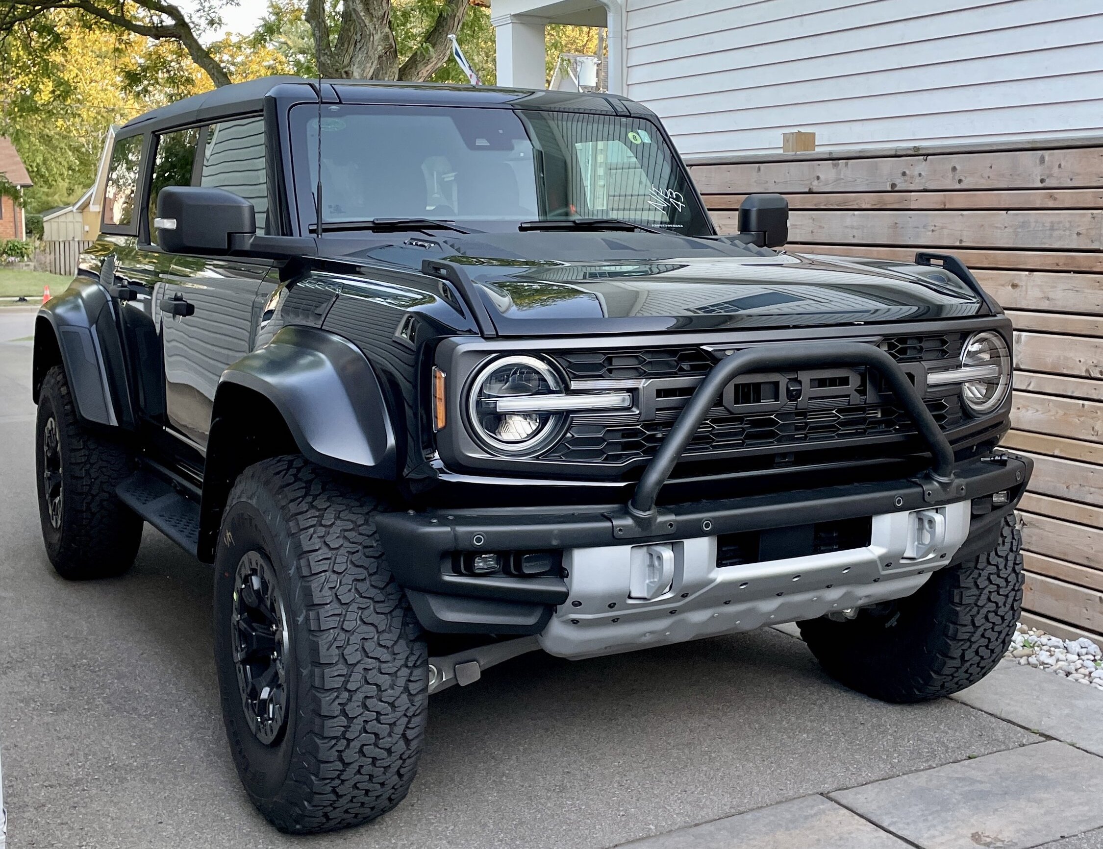 Black Bronco Raptor modified with Wildtrak Brush Bar | Bronco6G - 2021 ...