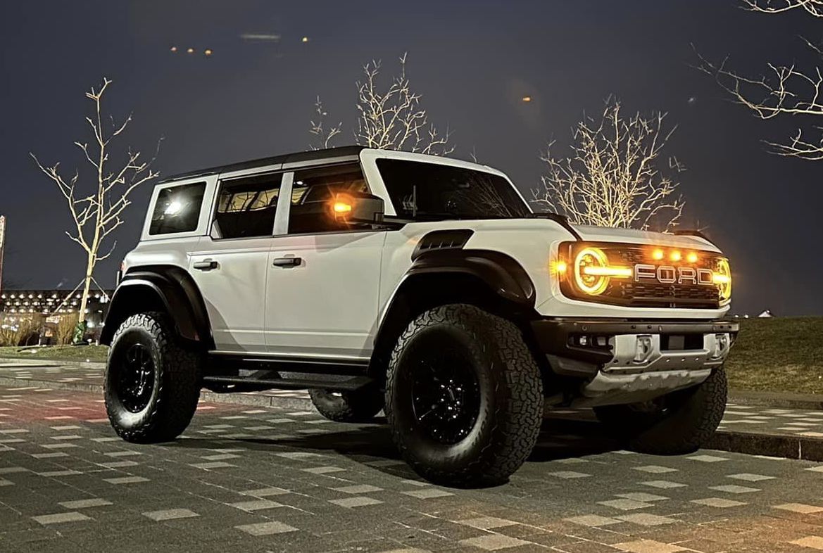 Satin White Bronco Raptor XPEL Stealth PPF Wrap | Bronco6G - 2021+ Ford ...