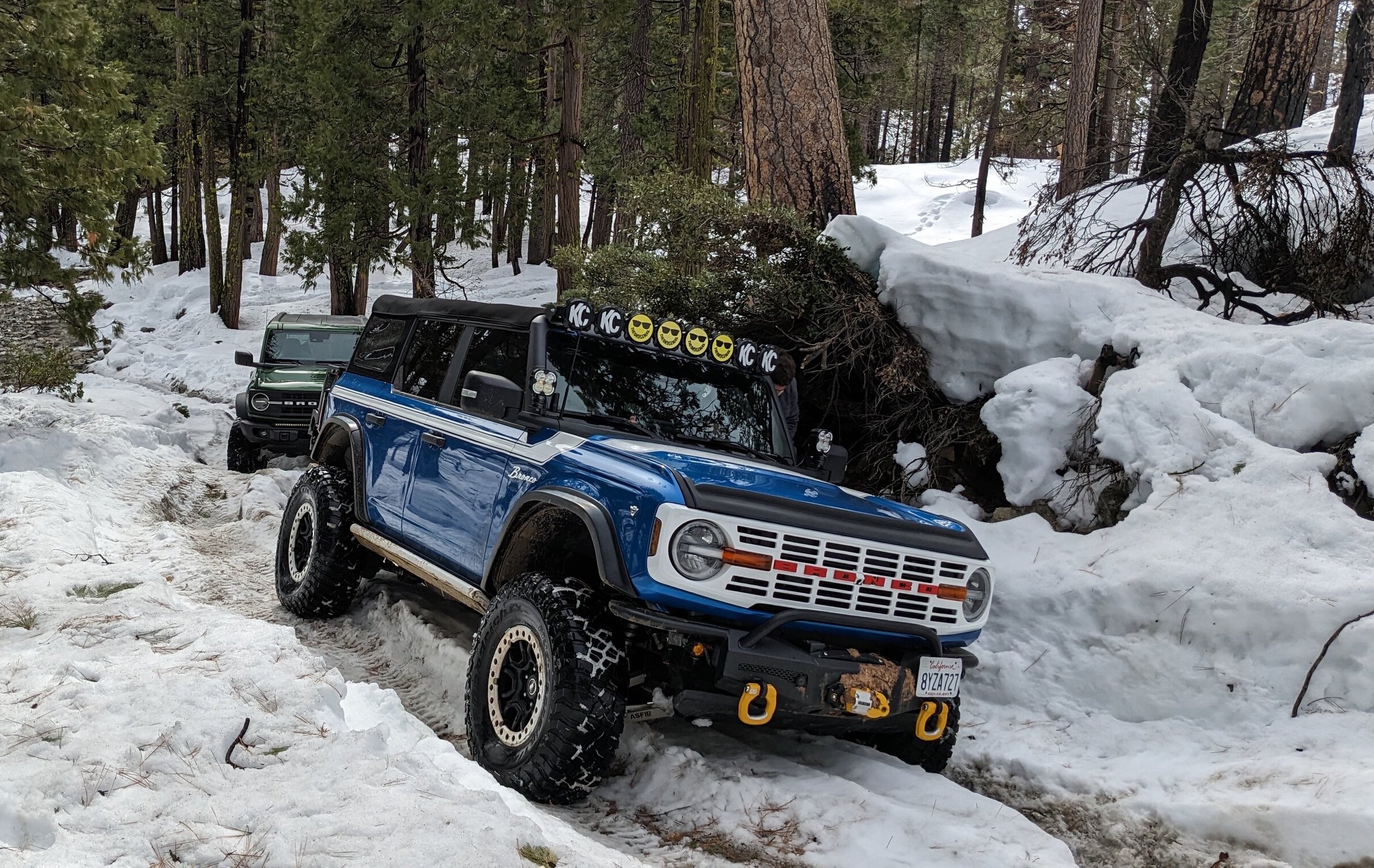 Couple of Broncos go on a snow adventure | Bronco6G - 2021+ Ford Bronco ...