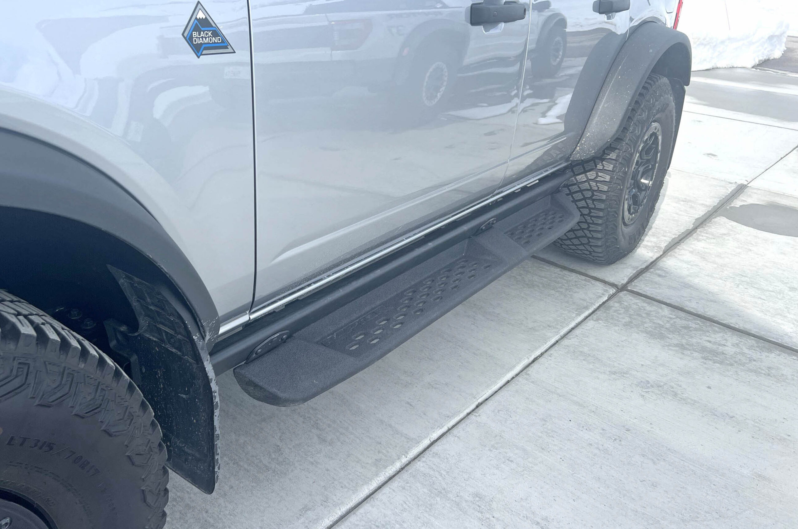 Bronco Raptor steps bolted onto OEM sliders | Bronco6G - 2021+ Ford ...
