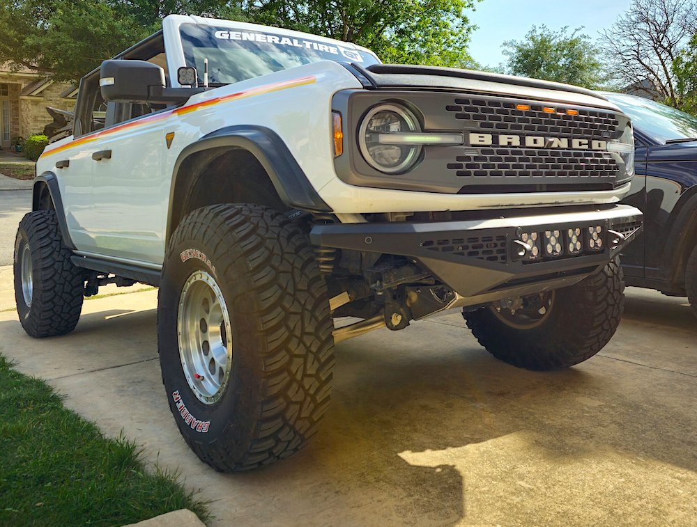 Lobo Off-Road HNT bumper with skid + Quake LED 4.5″ RGB work lights ...