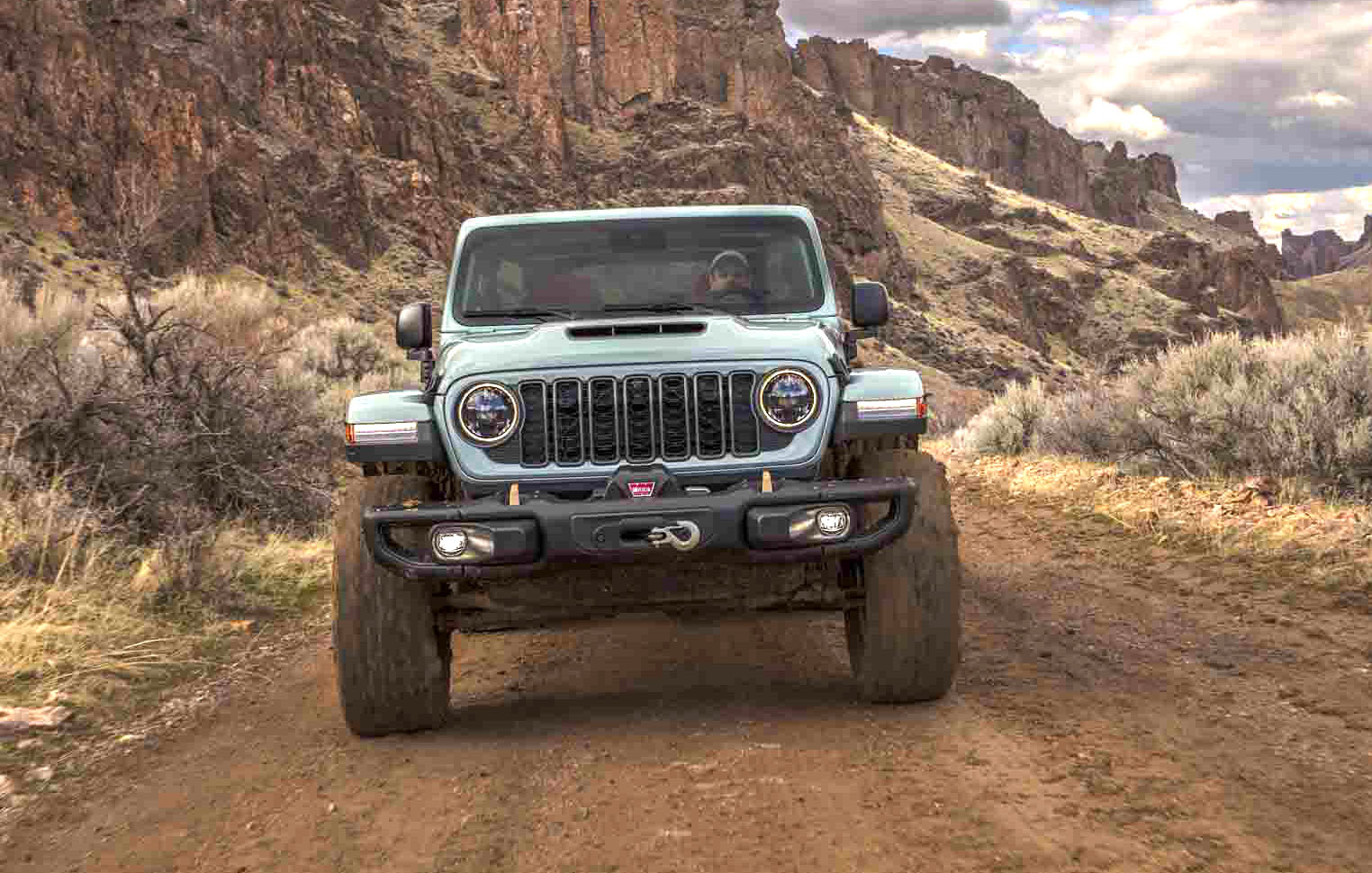 Competition: 2024 Jeep Wrangler Gets Facelift & Upgrades | Bronco6G - 2021+ Ford Bronco & Bronco ...
