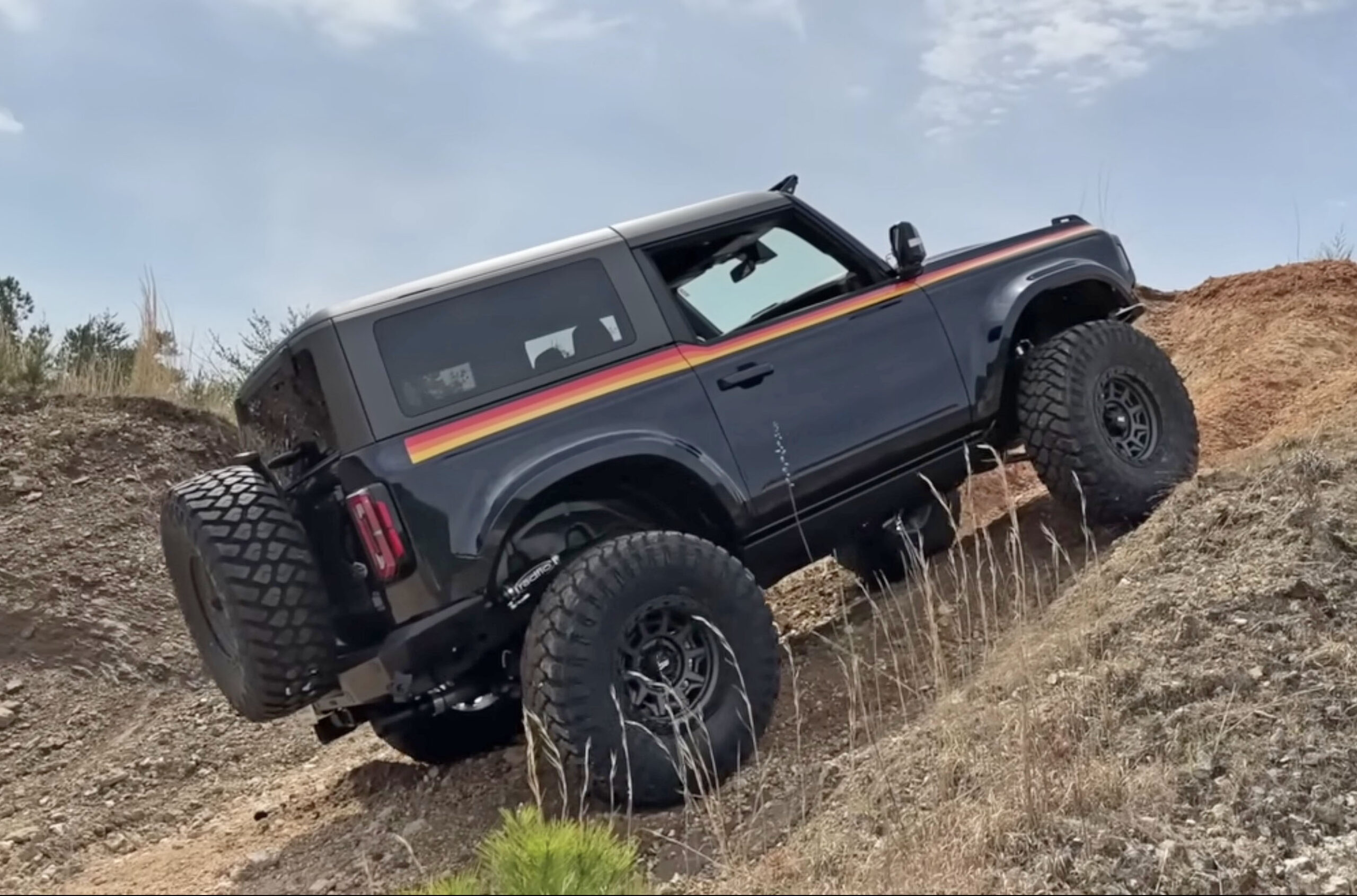 Fast 2 Door Bronco on 37's from Rebuilding A Wrecked 2021 Ford Bronco ...