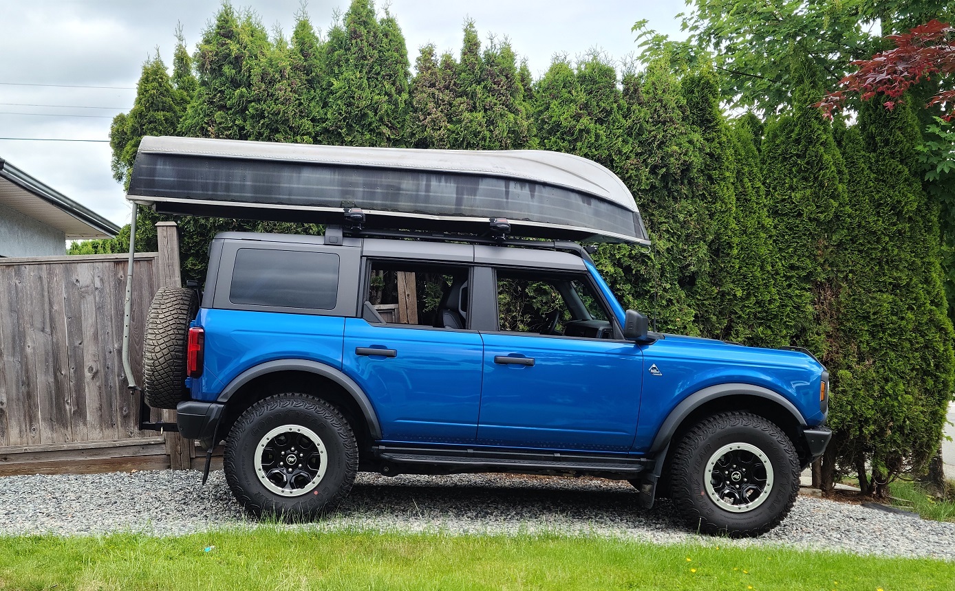 Aluminium car topper. Yakima Rack Mounted Canoe Carrier & Yakima HD ...