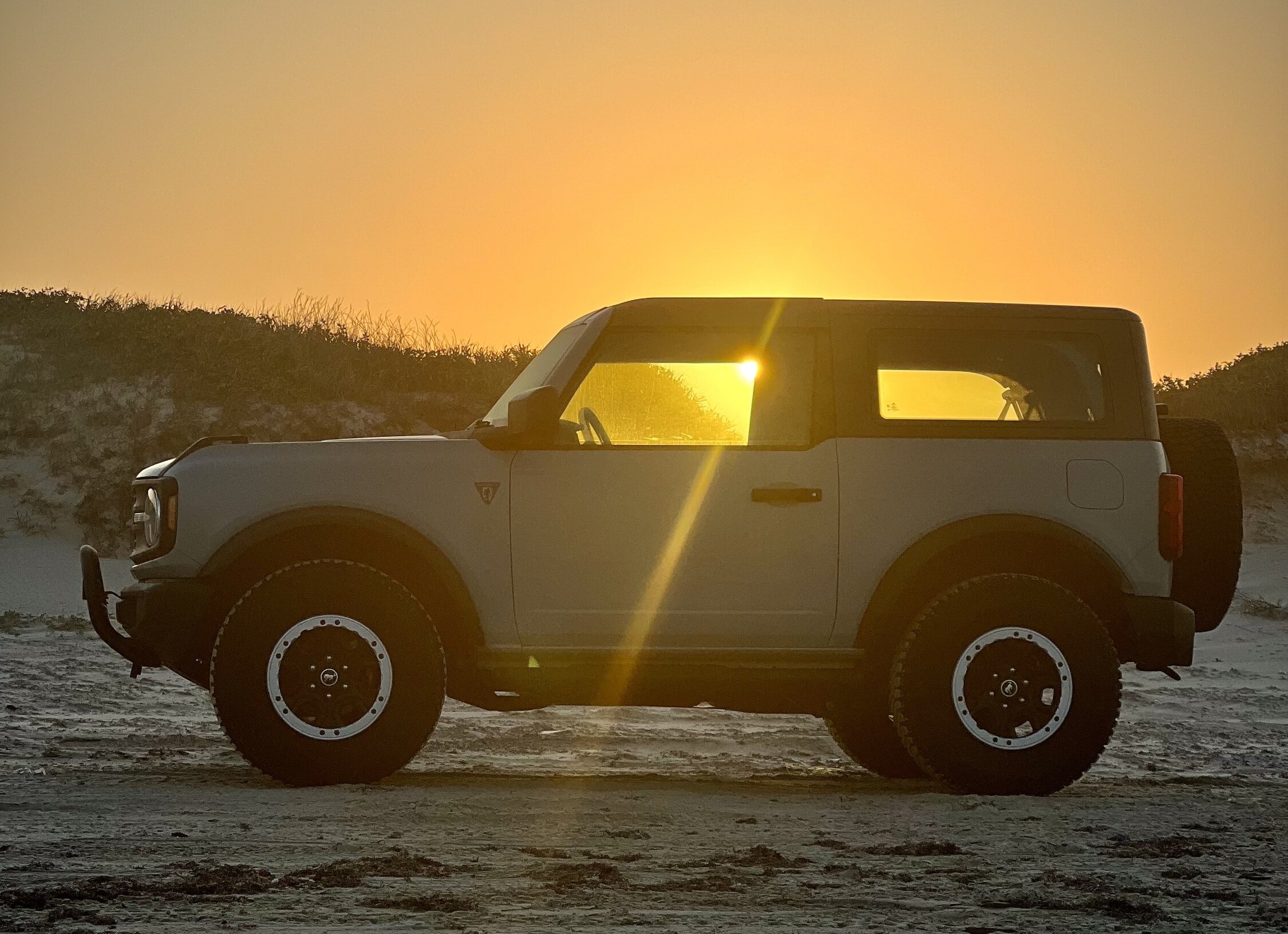 Beachsquatch! Cruising the sand for the first time | Bronco6G - 2021 ...