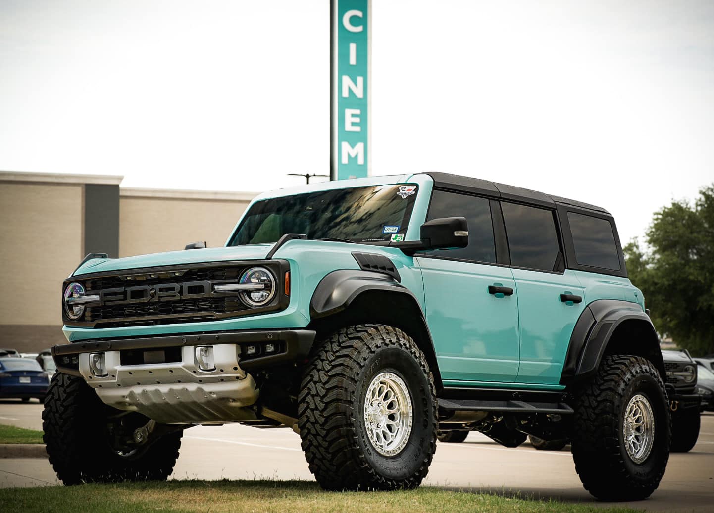 Wrapped Bronco Raptor on 40's (Gloss Metal Hawaii Mint) | Bronco6G ...