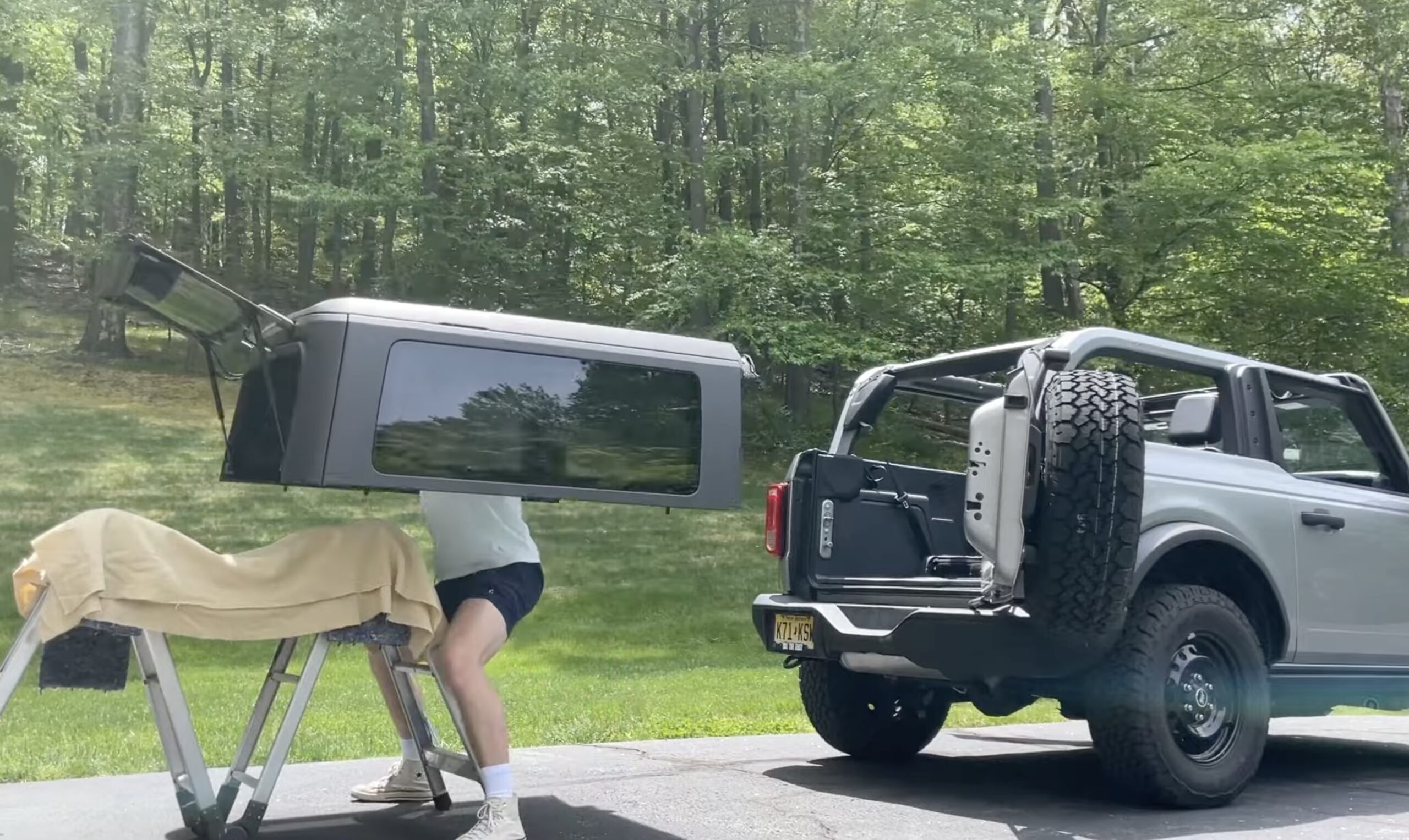 Just removed hard top for 20th time. Observations & tips | Bronco6G ...